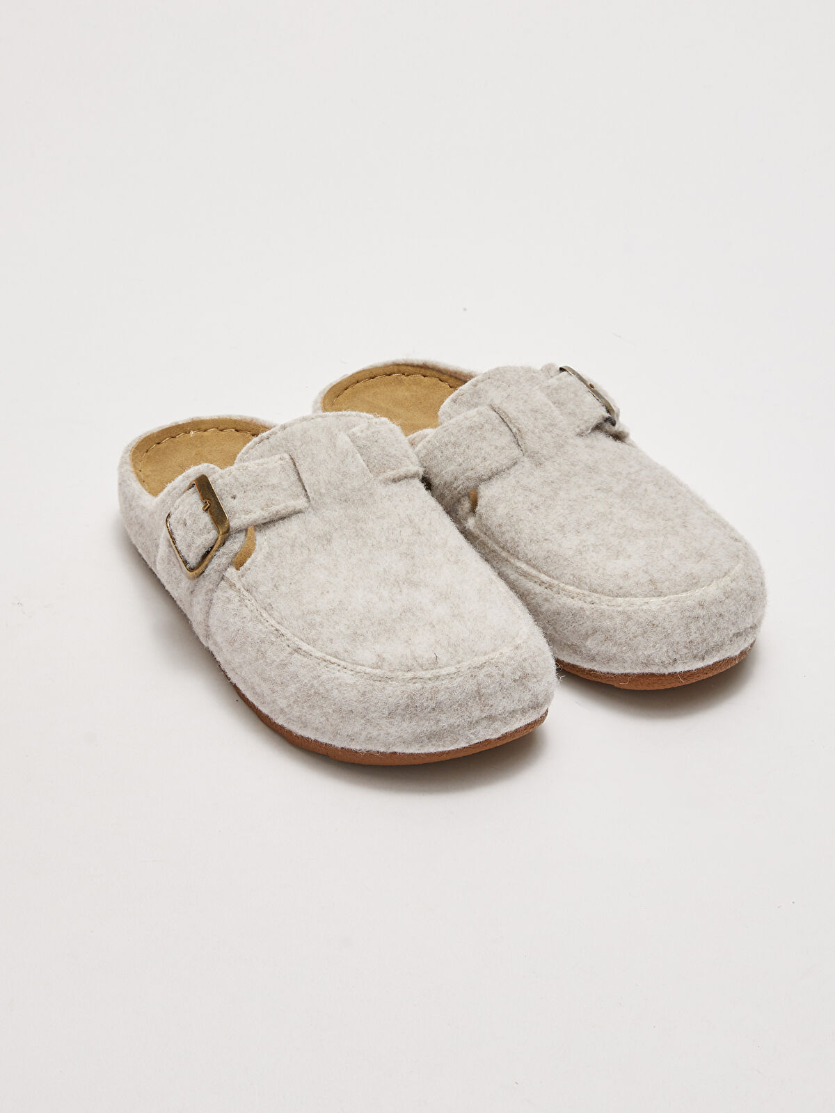 Toka Detaylı Önü Kapalı Kadın Ev Terliği