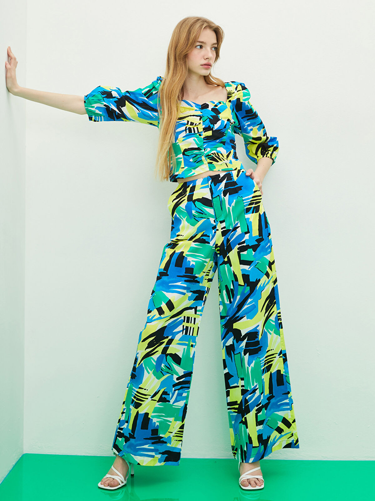 LCW LIMITED Standart Fit Desenli Cep Detaylı Pamuklu Kadın Pantolon