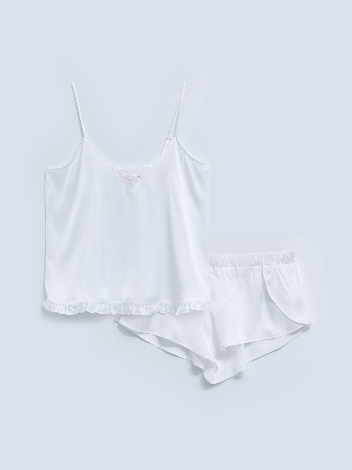 LCW DREAM V Yaka Dantelli Askılı Saten Kadın Pijama Takımı