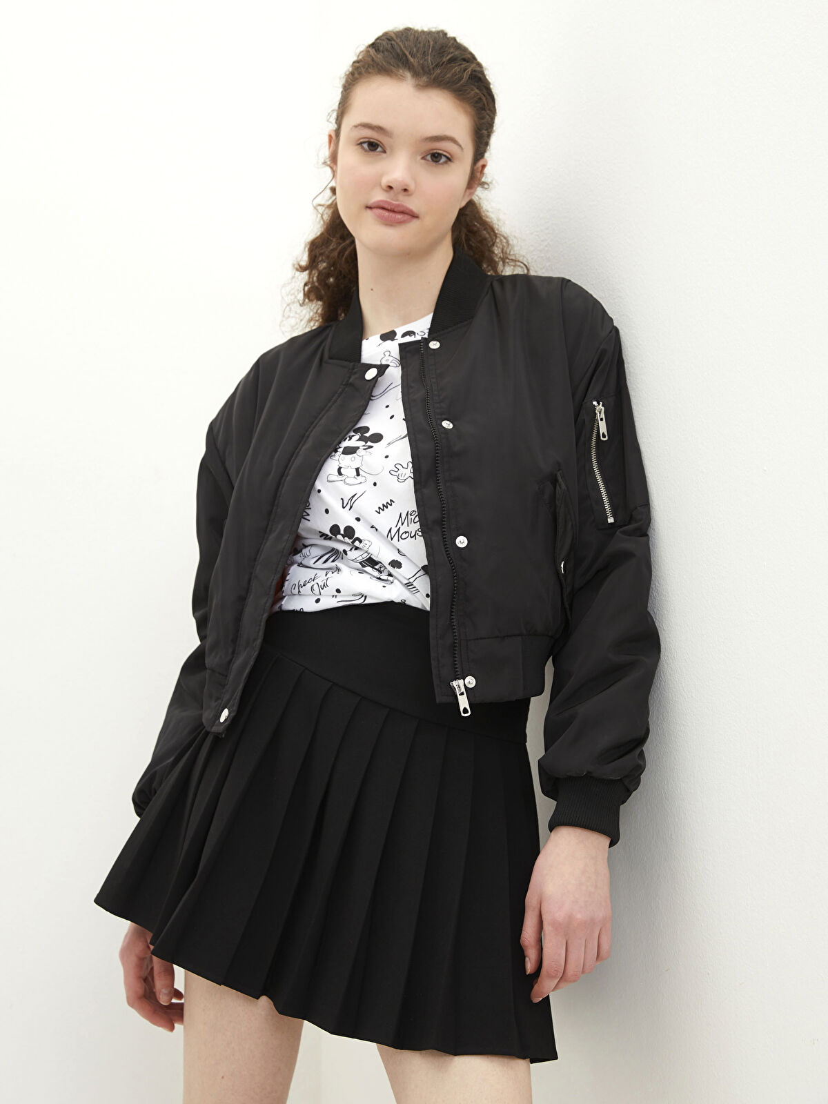 LCW CASUAL Kolej Yaka Düz Uzun Kollu Cep Detaylı Kadın Şişme Mont