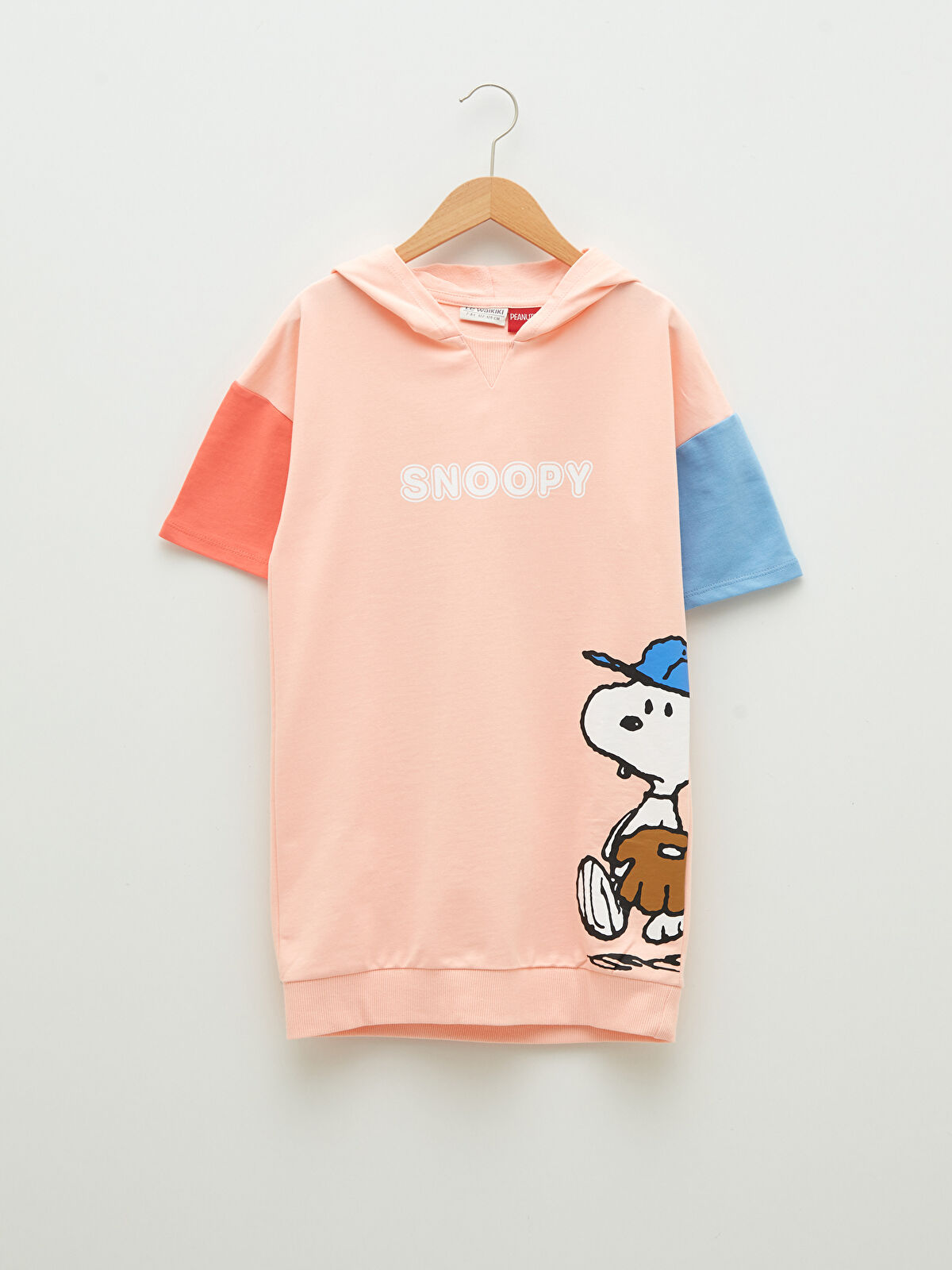 Kapüşonlu Snoopy Baskılı Kısa Kollu Pamuklu Kız Çocuk Elbise