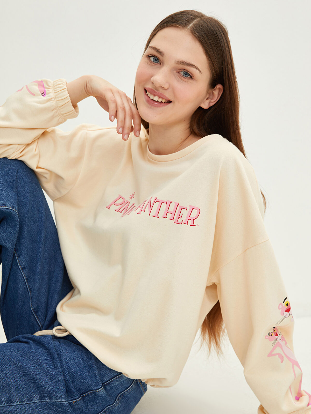 LCW CASUAL Bisiklet Yaka Pink Panther Baskılı Uzun Kollu Kadın Sweatshirt