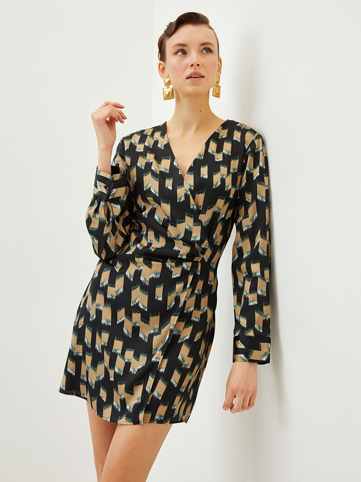 LCW VISION Kruvaze Yaka Desenli Uzun Kollu Saten Kadın Elbise