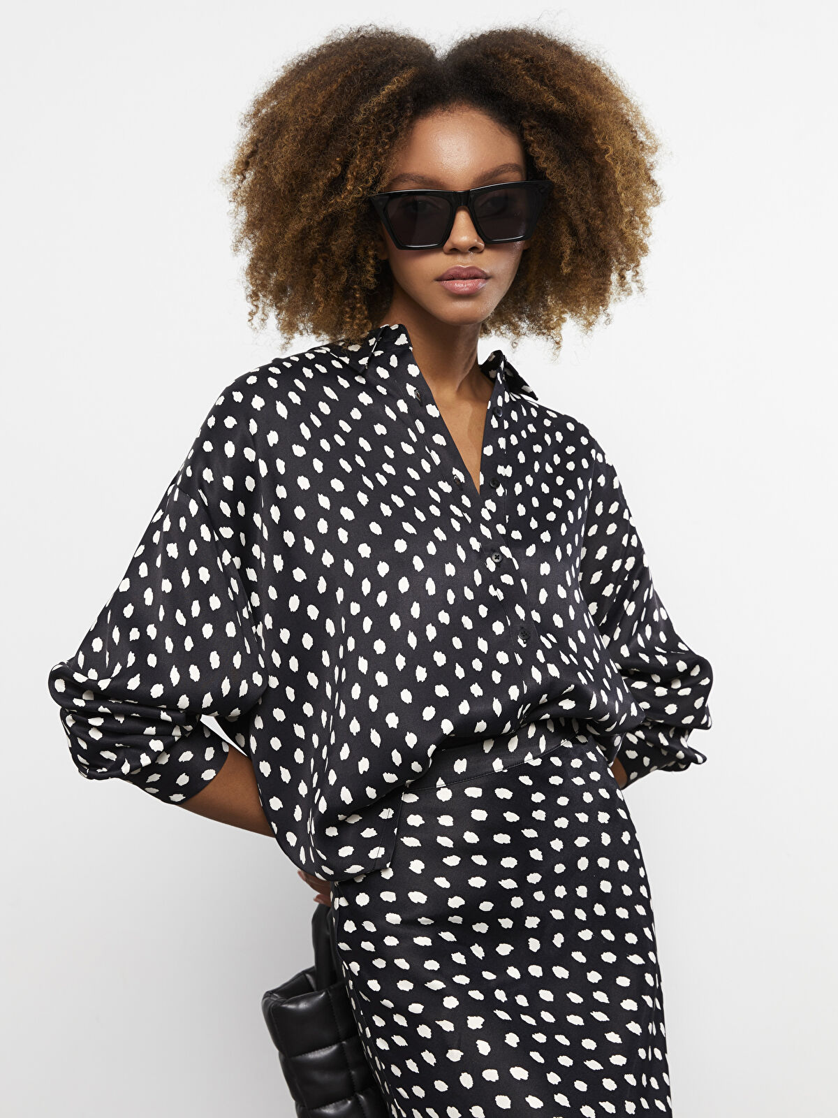 LCW CASUAL Önden Düğme Kapamalı Desenli Uzun Kollu Saten Kadın Gömlek