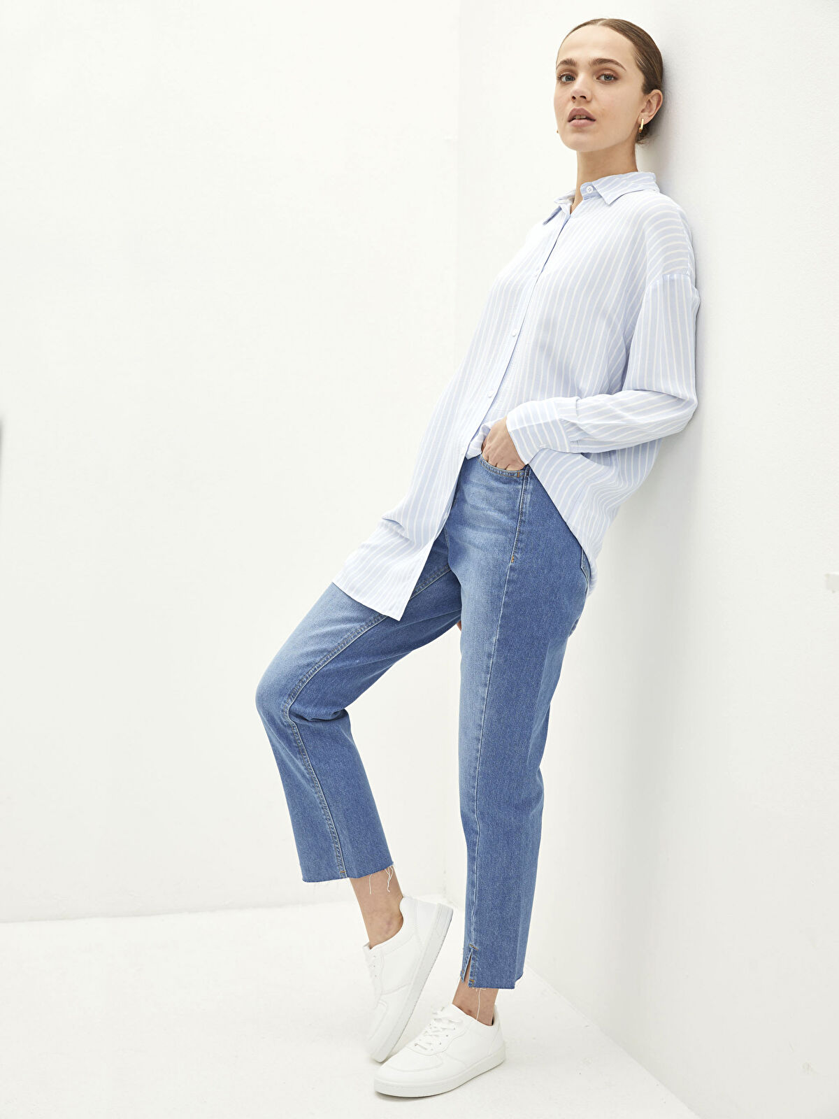 MODEST Standart Fit Cep Detaylı Kadın Rodeo Jean Pantolon