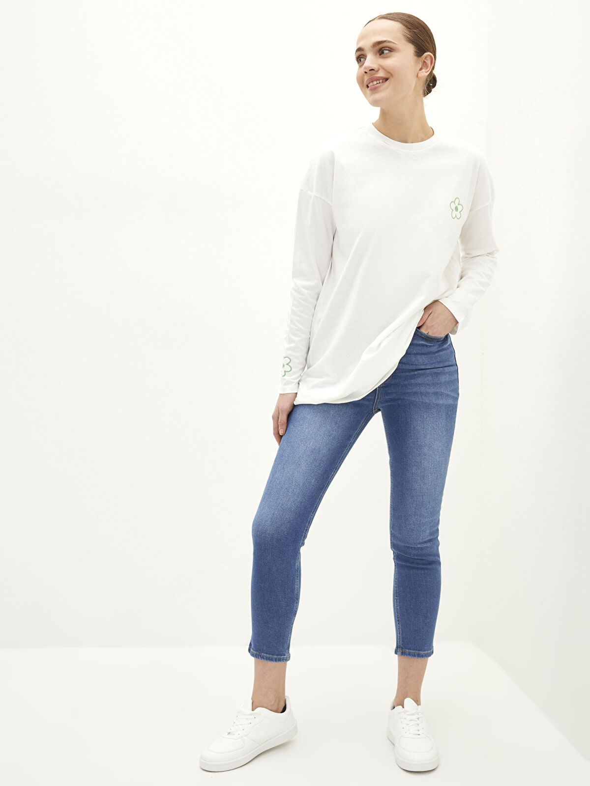 MODEST Slim Fit Cep Detaylı Kadın Rodeo Jean Pantolon MODEST Slim Fit Cep Detaylı Kadın Rodeo Jean Pantolon