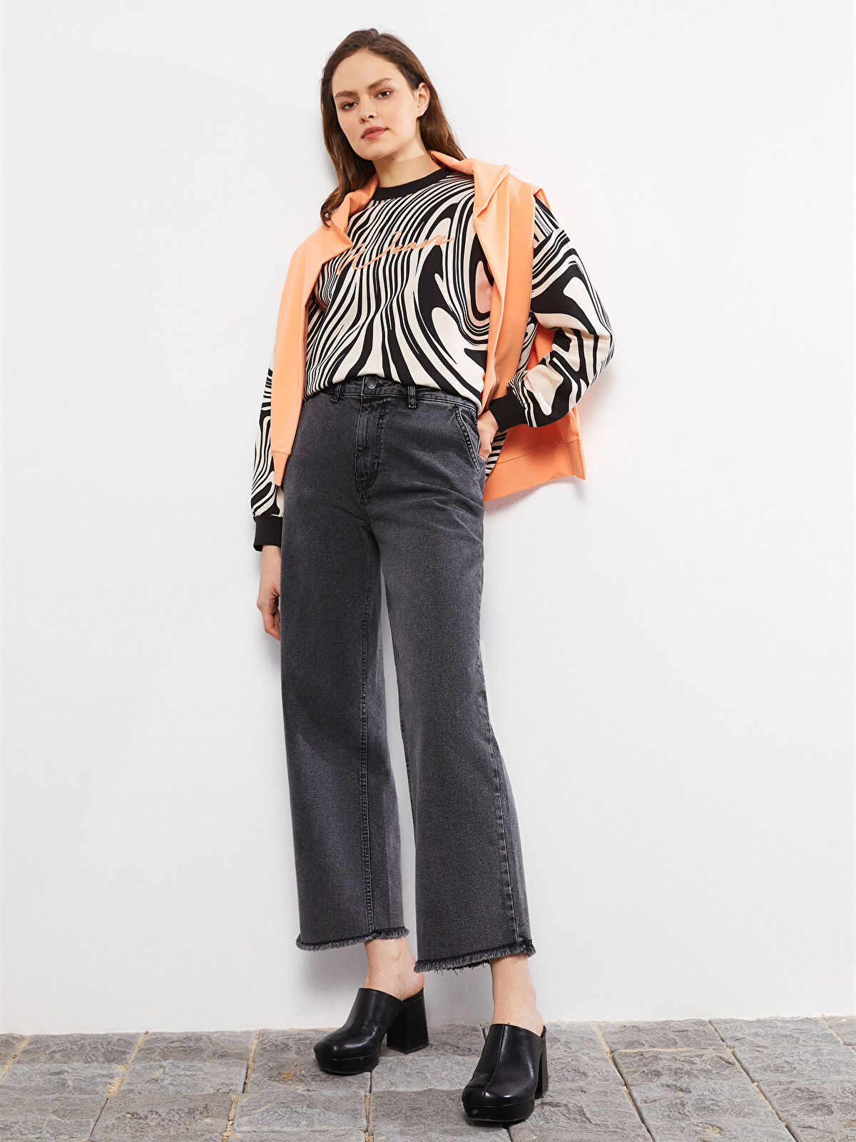 MODEST Standart Fit Cep Detaylı Kadın Rodeo Jean Pantolon