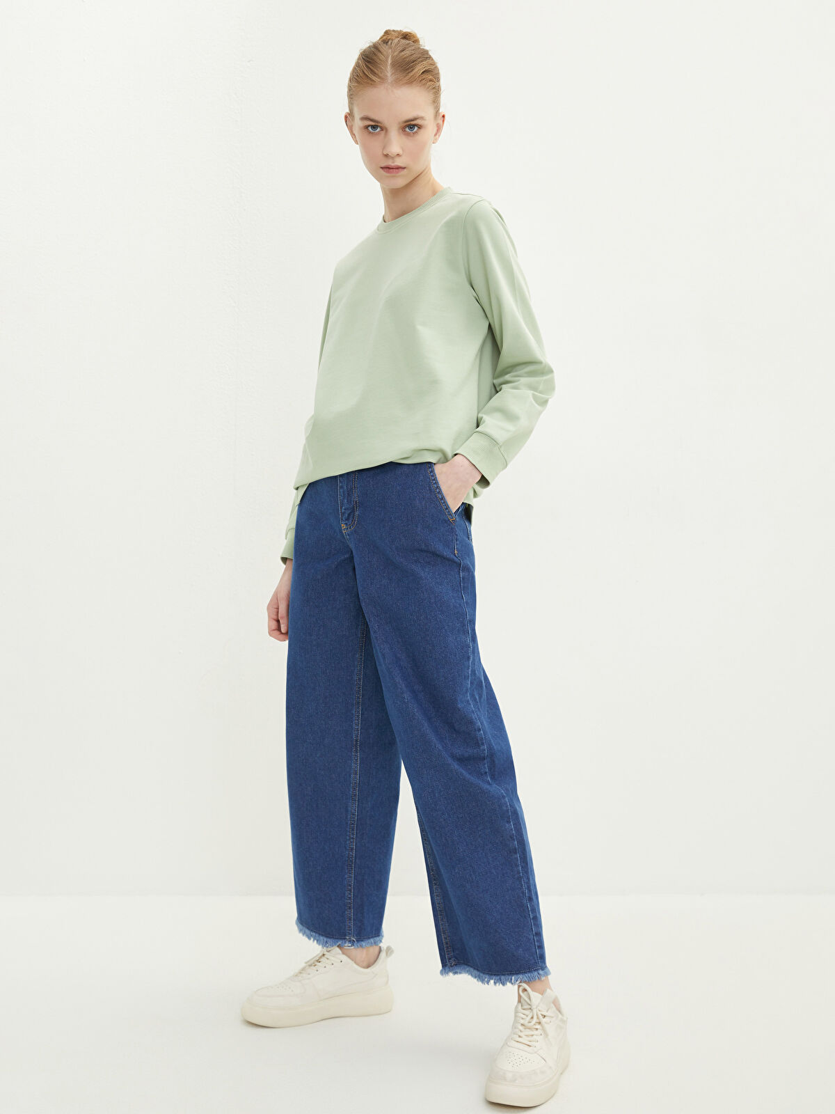 MODEST Standart Fit Cep Detaylı Kadın Rodeo Jean Pantolon