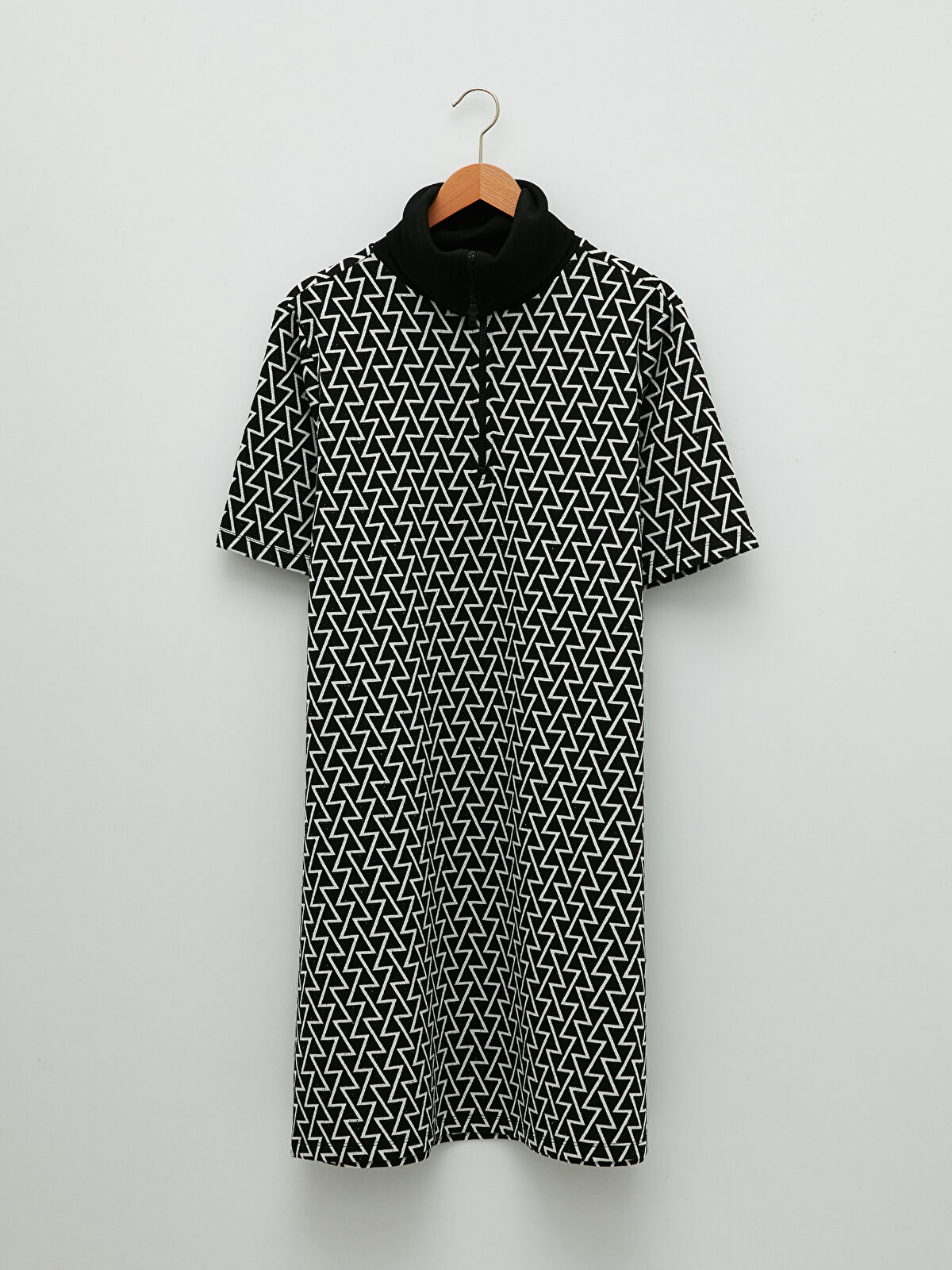 Büyük Beden Balıkçı Yaka Desenli Kısa Kollu Kadın Elbise