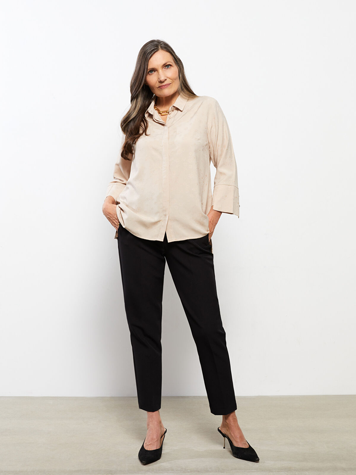 LCW GRACE Önden Düğme Kapamalı Kendinden Desenli Kadın Gömlek