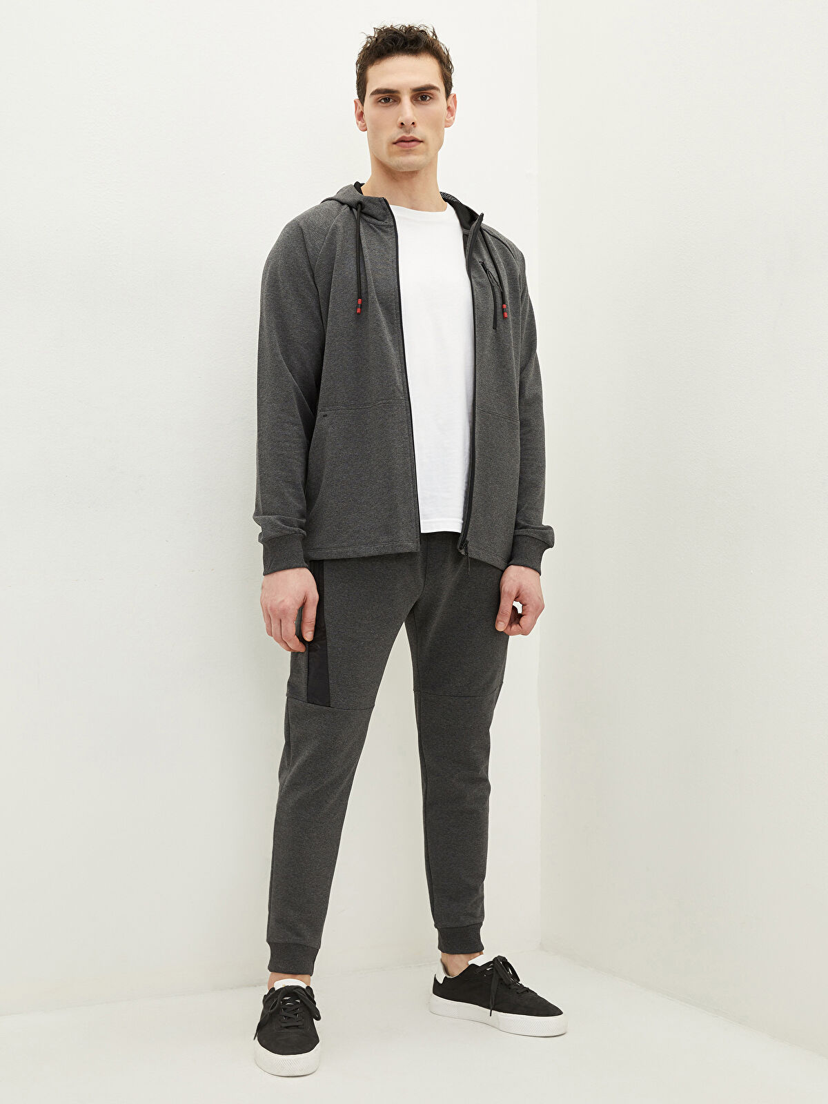 LCW VISION Slim Fit Erkek Jogger Eşofman Altı LCW VISION Slim Fit Erkek Jogger Eşofman Altı