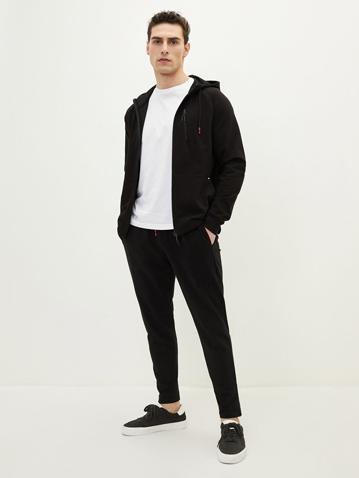 LCW VISION Slim Fit Erkek Jogger Eşofman Altı LCW VISION Slim Fit Erkek Jogger Eşofman Altı