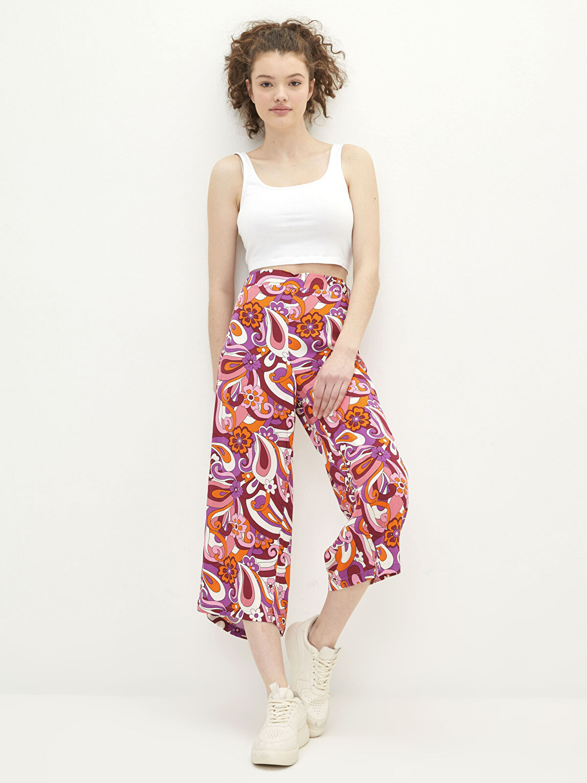 LCW CASUAL Beli Lastikli Çiçekli Poplin Kadın Capri