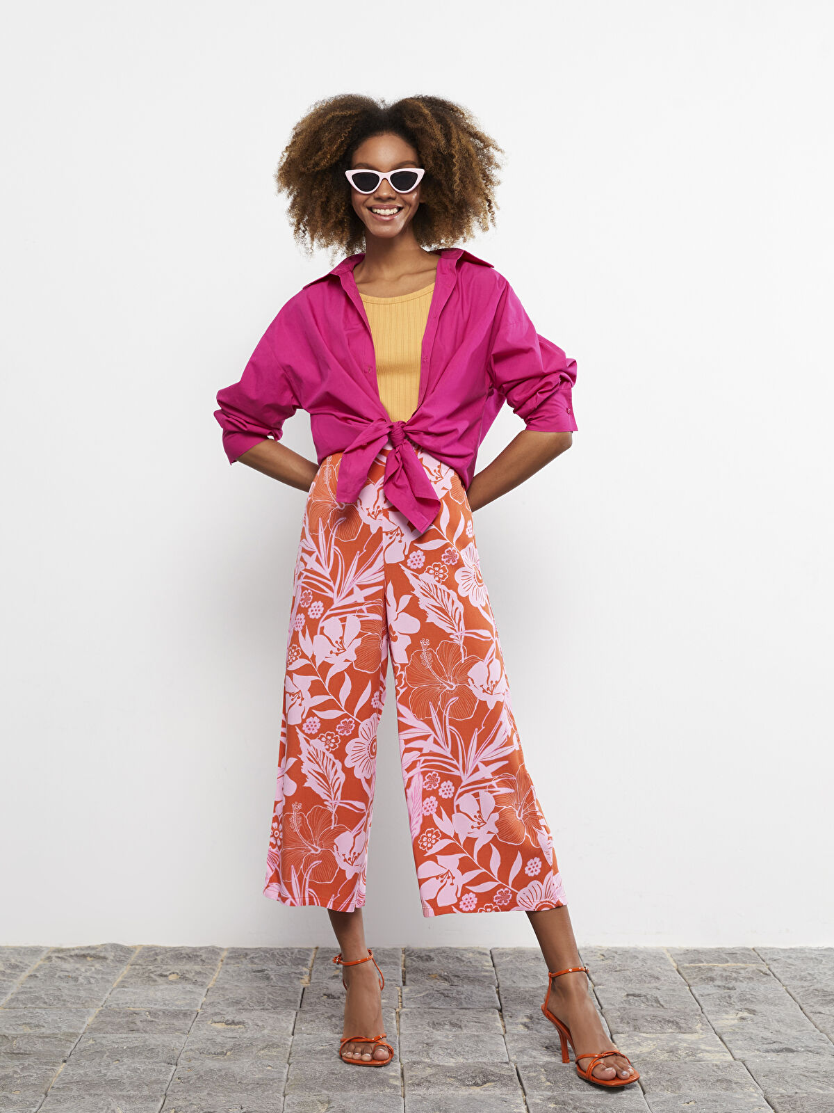 LCW CASUAL Beli Lastikli Çiçekli Poplin Kadın Capri