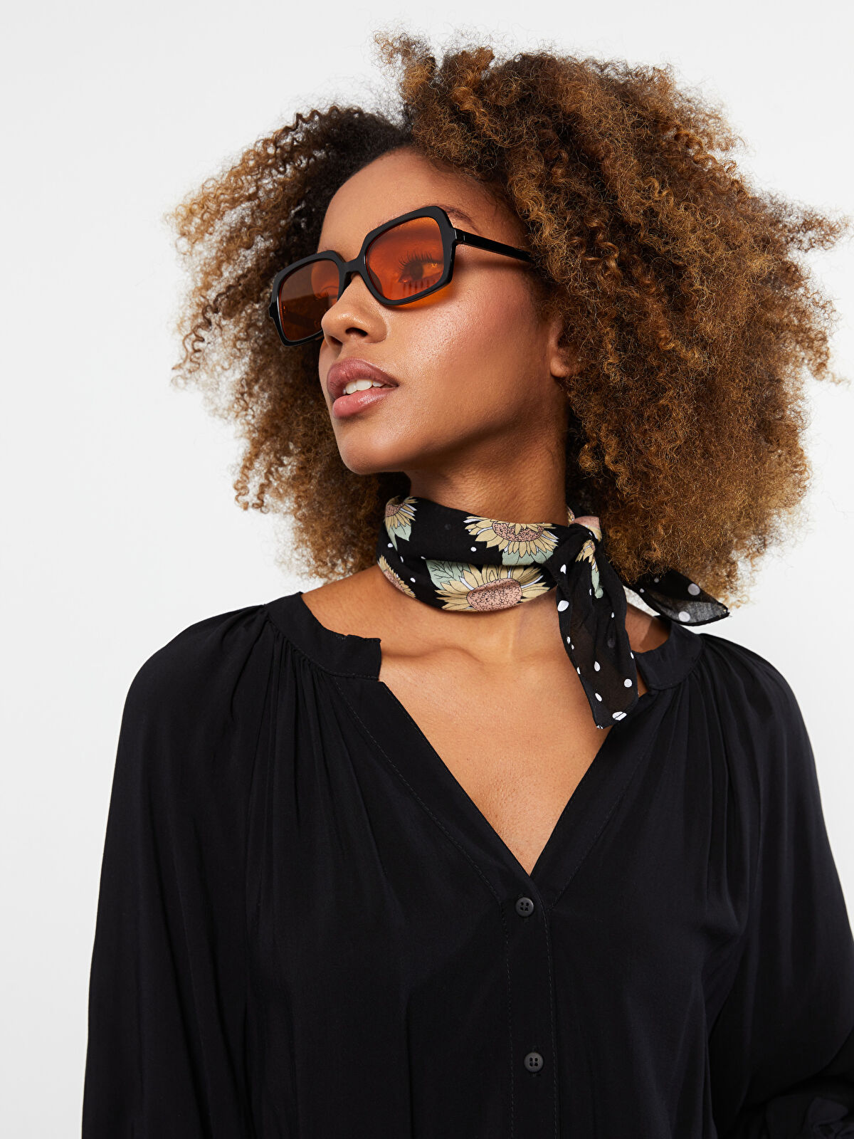 Pamuklu Çiçek Desenli Kadın Fular Pamuklu Çiçek Desenli Kadın Fular