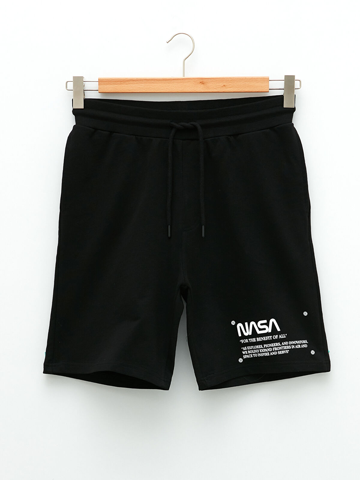 XSIDE Standart Kalıp Nasa Baskılı Erkek Şort XSIDE Standart Kalıp Nasa Baskılı Erkek Şort