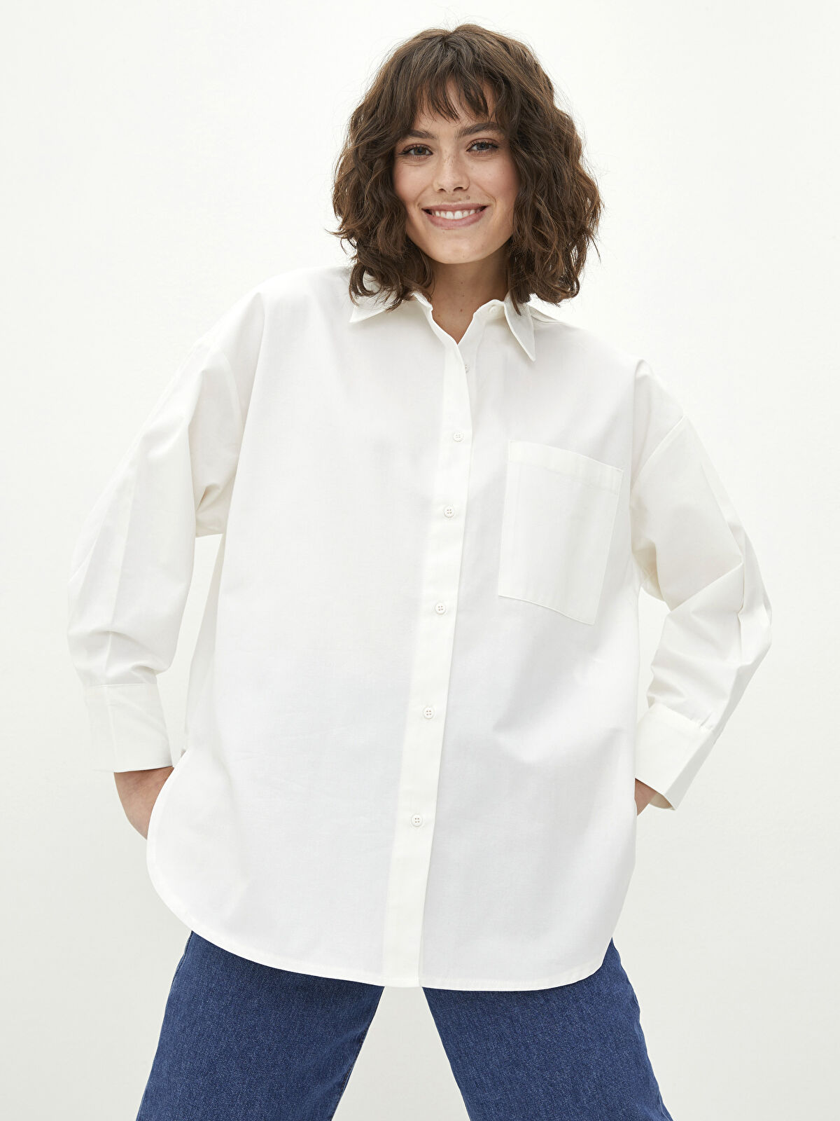LCW CASUAL Önden Düğme Kapamalı Düz Uzun Kollu Oversize Gabardin Kumaş Kadın Gömlek