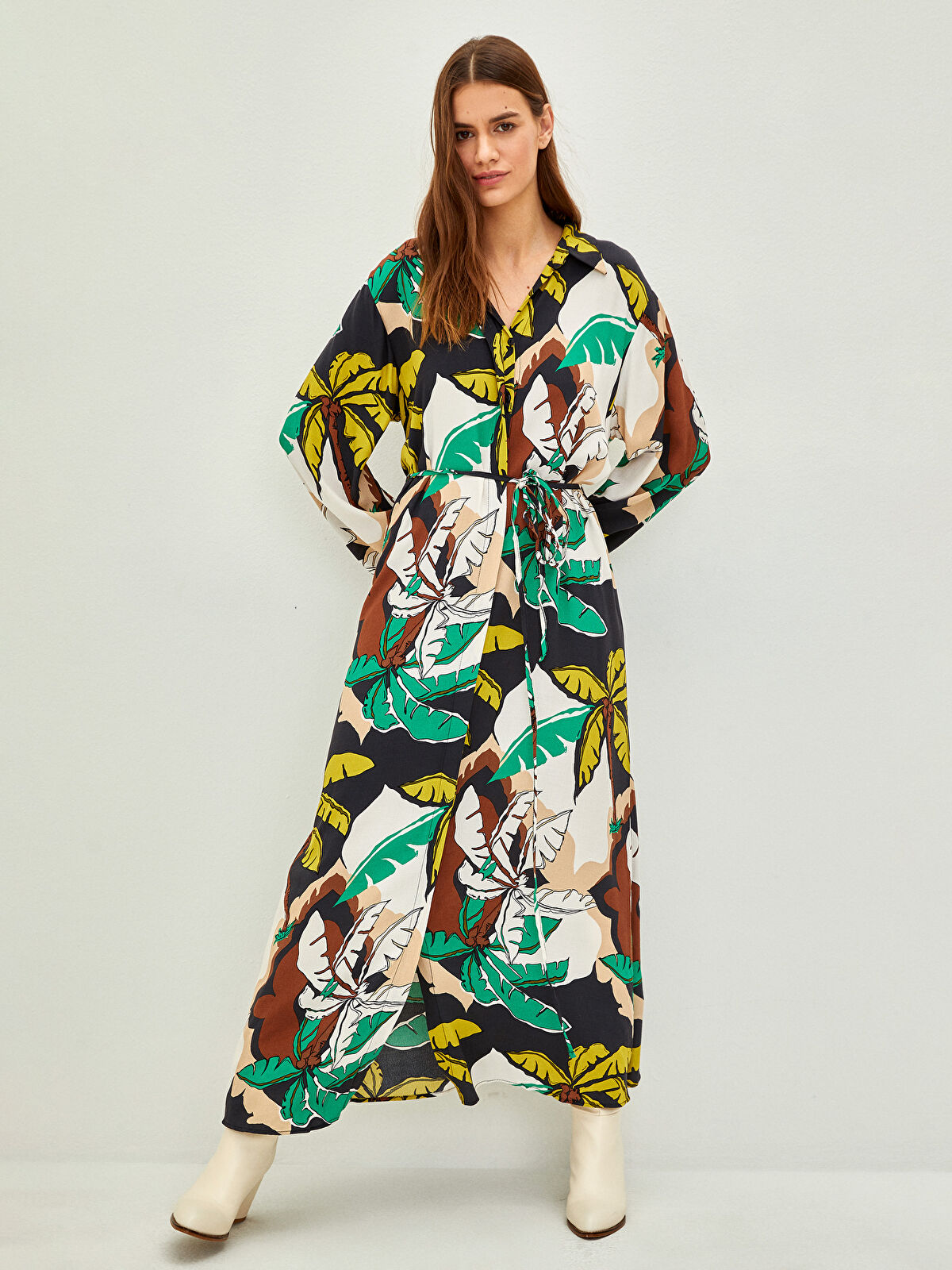 LCW CLASSIC Gömlek Yaka Desenli Uzun Kollu Beli Kuşaklı Viskon Kadın Elbise