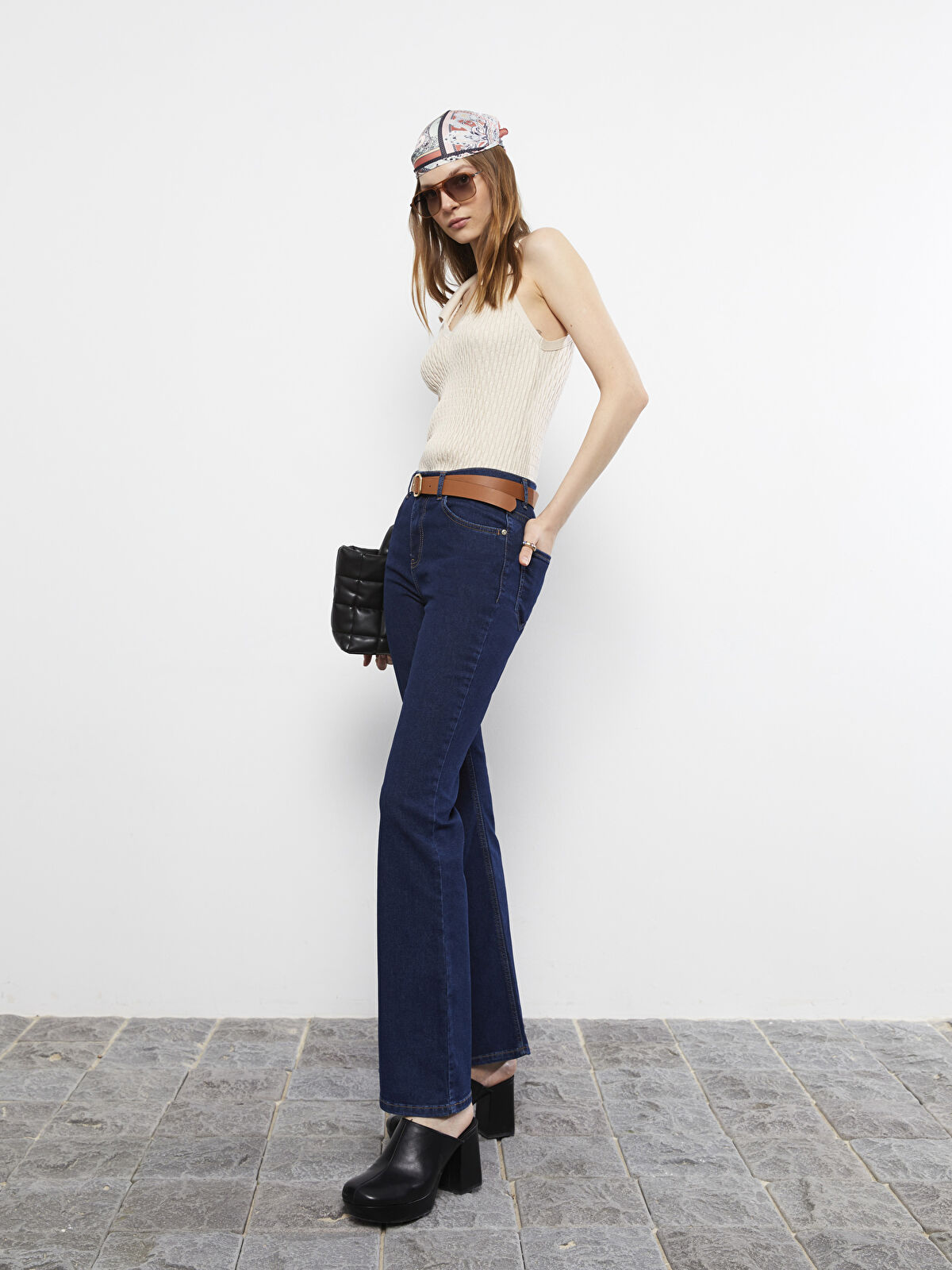 LCW CASUAL Yüksek Bel Slim Fit Düz Cep Detaylı Kadın Rodeo Jean Pantolon