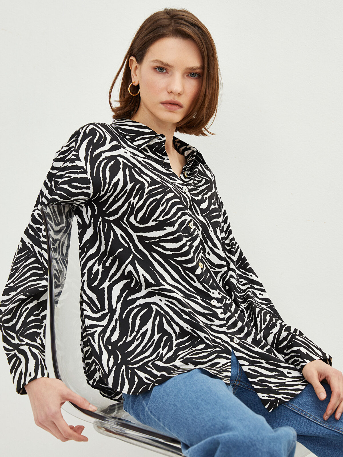 LCW VISION Önden Düğme Kapamalı Desenli Uzun Kollu Oversize Gabardin Kumaş Kadın Gömlek