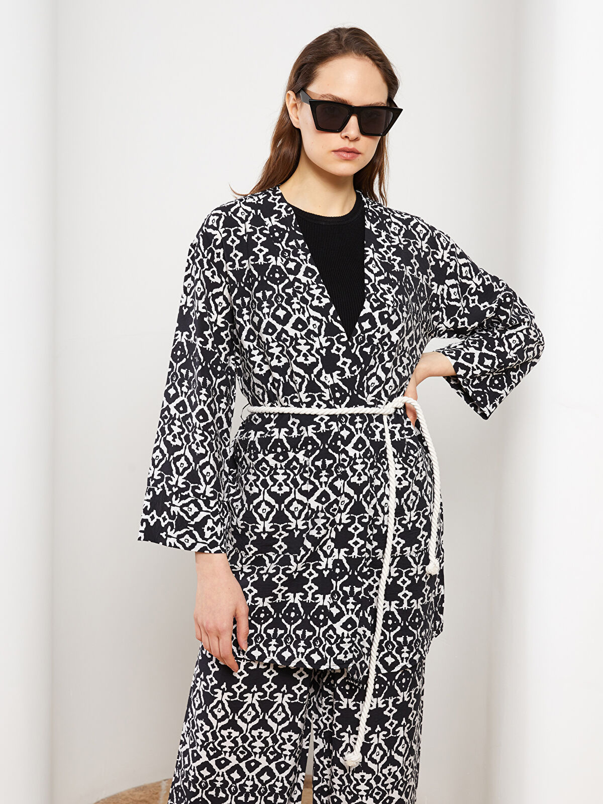 MODEST Kruvaze Yaka Desenli Uzun Kollu Oversize Kadın Kimono MODEST Kruvaze Yaka Desenli Uzun Kollu Oversize Kadın Kimono