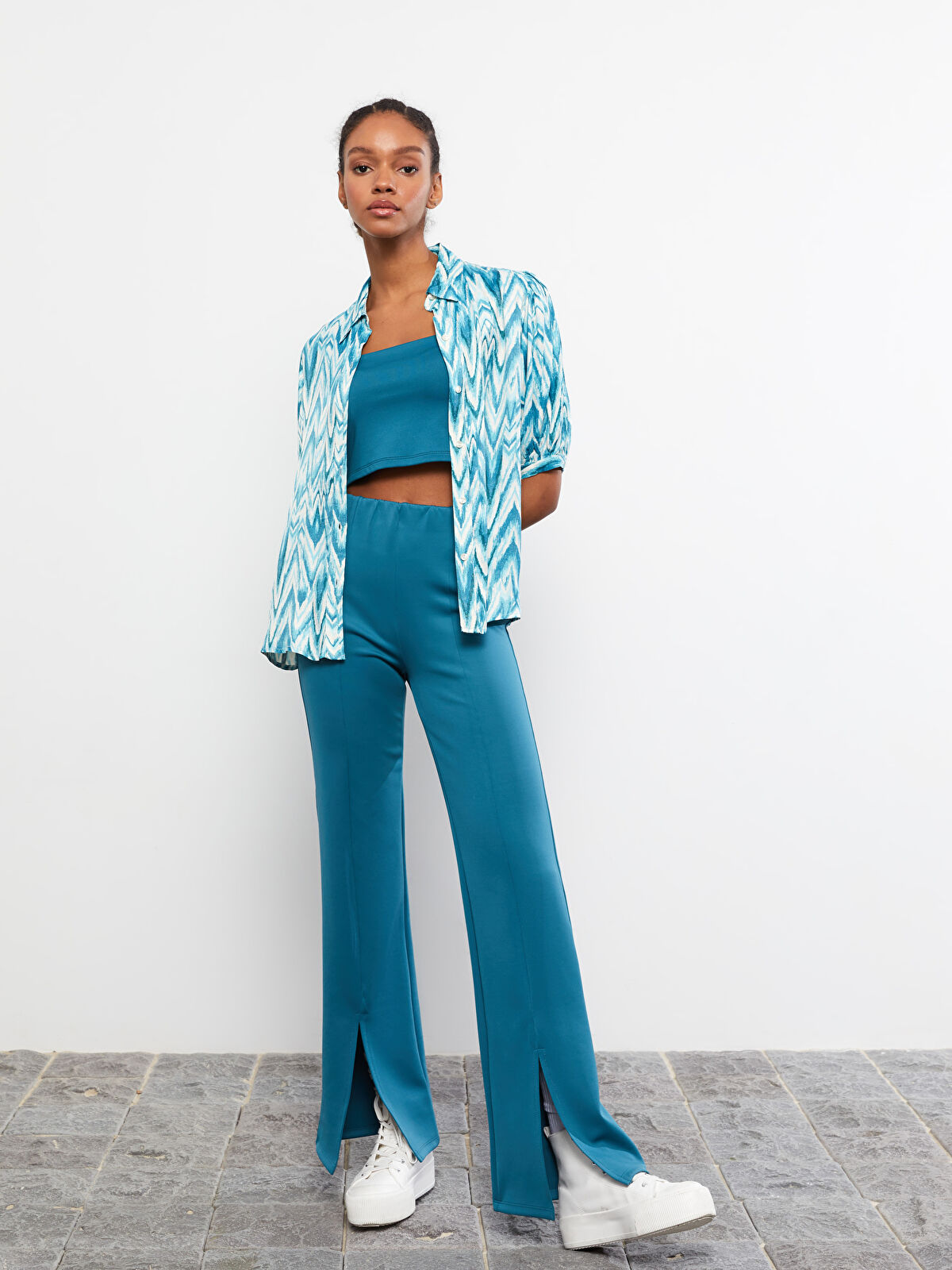 LCW CASUAL Rahat Kalıp Düz Paçaları Yırtmaçlı Kadın Pantolon