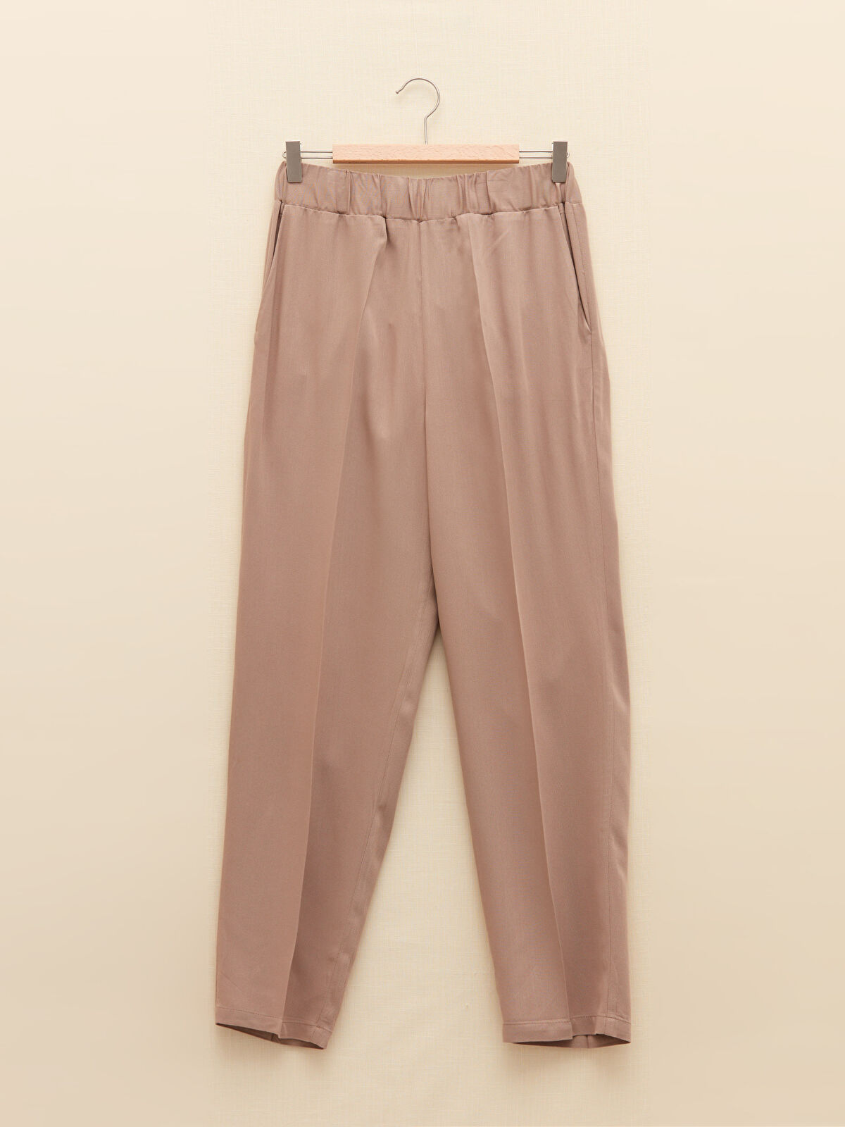 LCW GREEN Beli Lastikli Standart Fit Düz Cep Detaylı Gabardin Kadın Pantolon