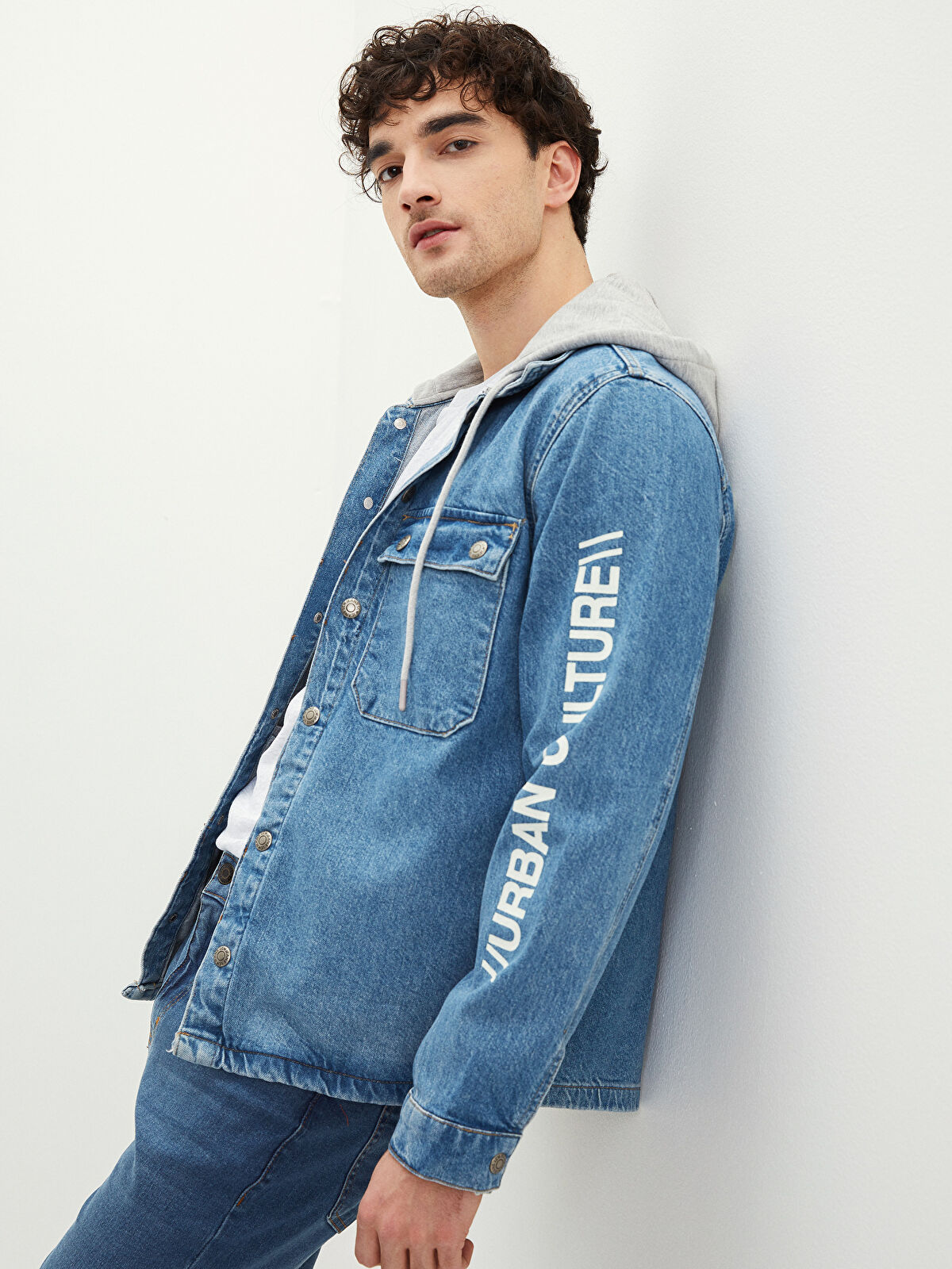 Standart Kalıp Kapüşonlu Erkek Jean Ceket