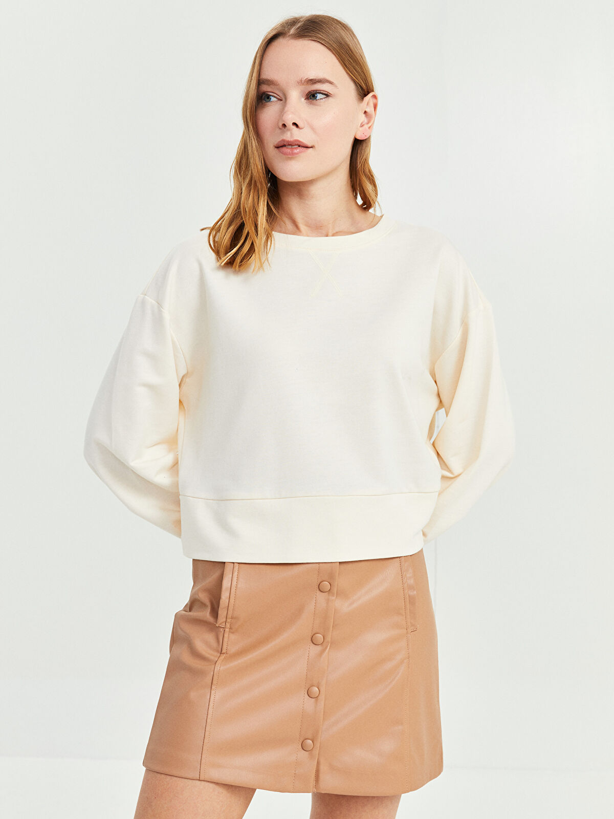 Busem Beli Düğmeli Deri Görünümlü Kadın Mini Etek