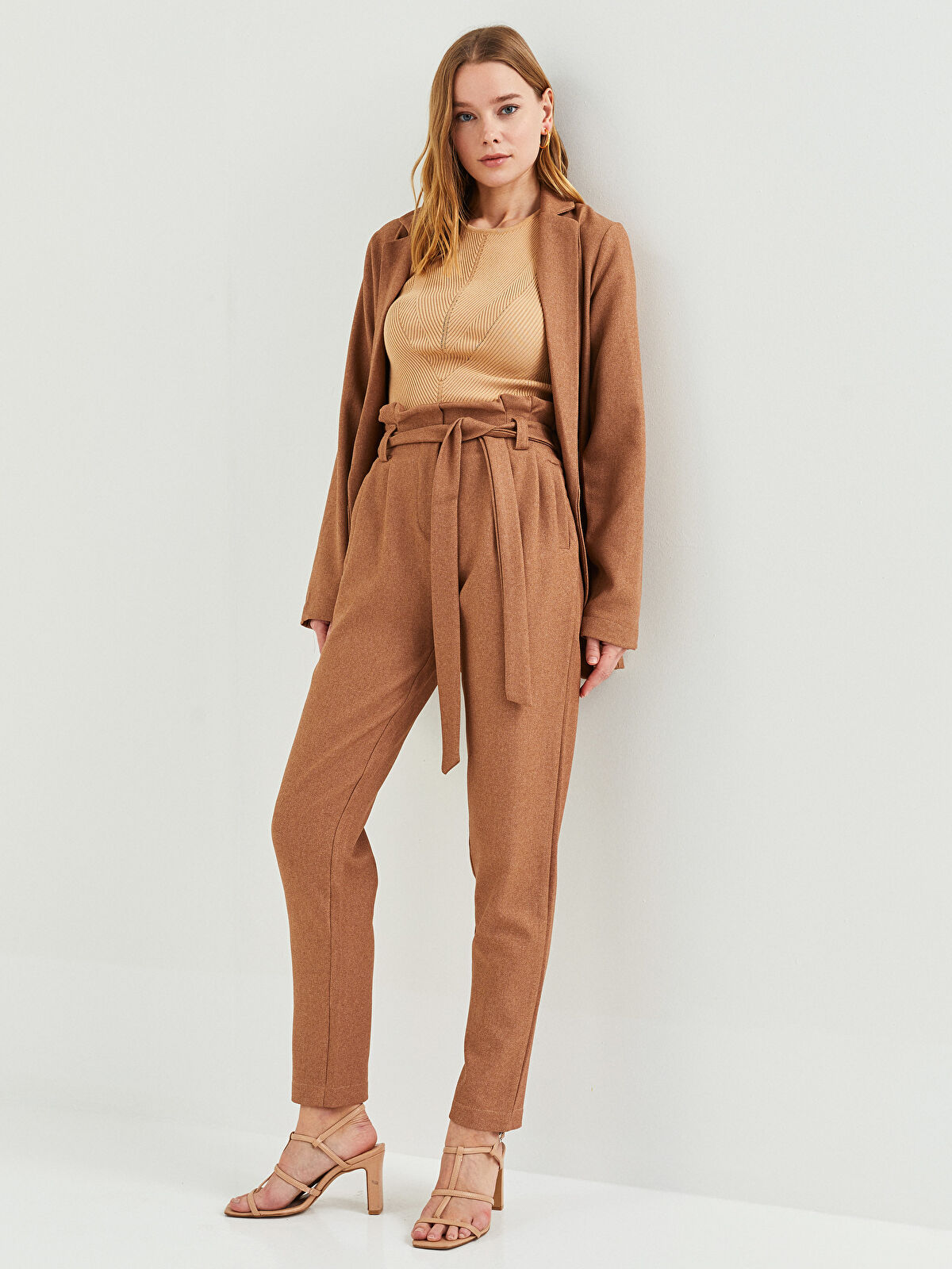 Busem Rahat Kalıp Beli Bağlamalı Düz Cep Detaylı Kadın Pantolon