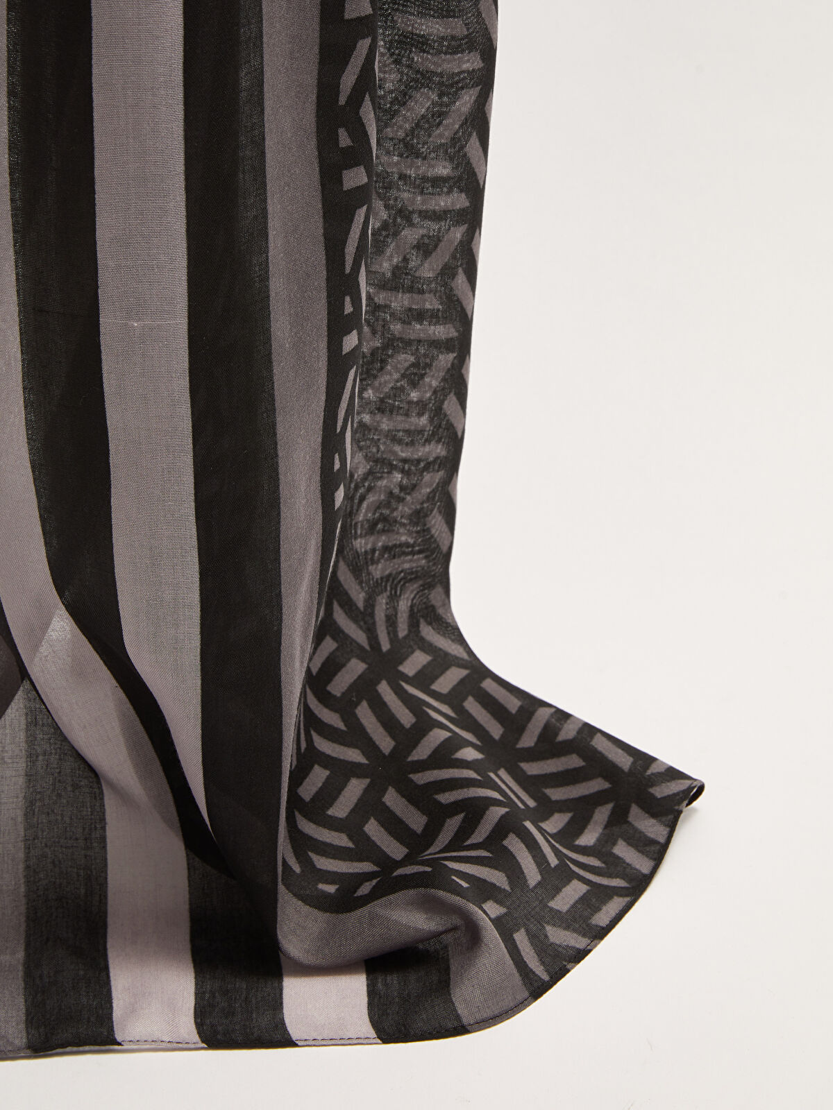 Geometrik Desenli Kadın Şal