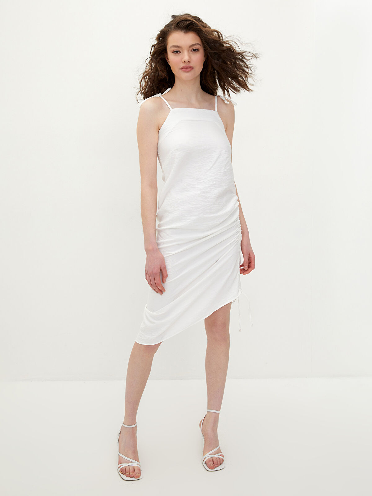 Busem Askılı Düz Büzgü Detaylı Kadın Elbise