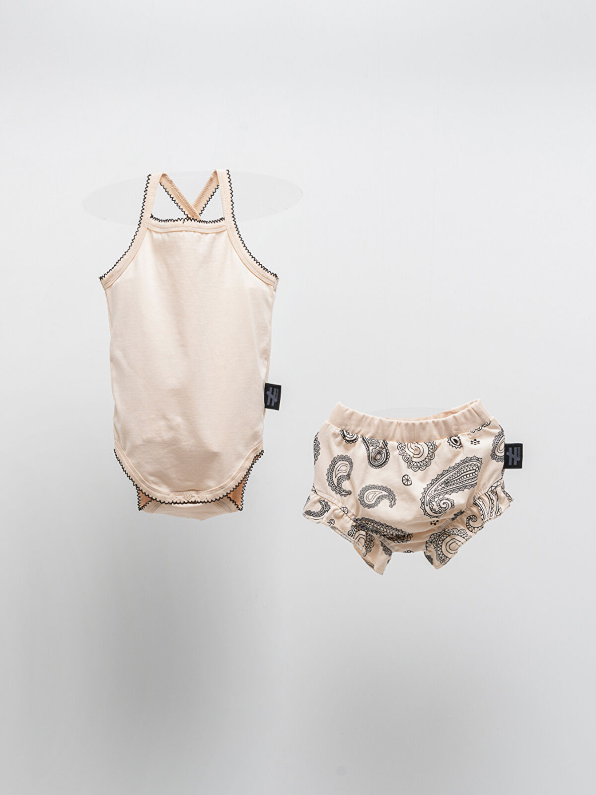 Moi Noi Bisiklet Yaka Askılı Bebek Çıtçıtlı Body ve Şort 2'li Takım