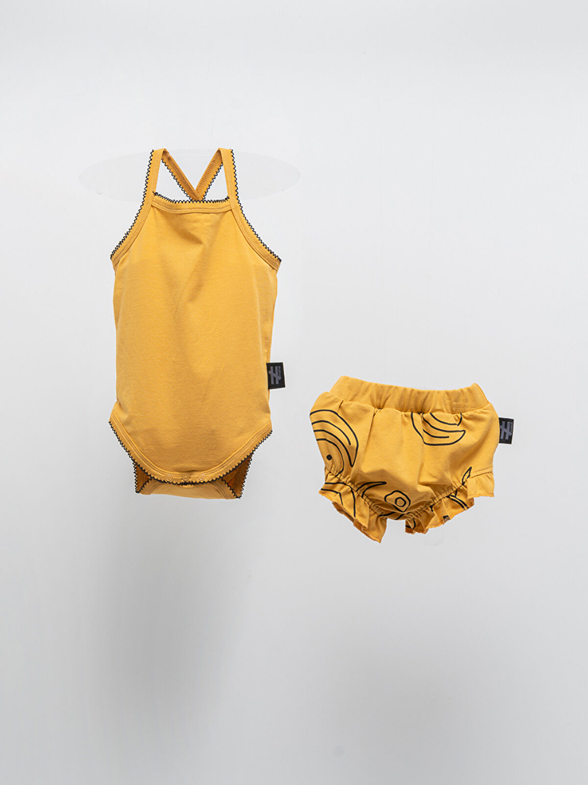 Moi Noi Bisiklet Yaka Askılı Bebek Çıtçıtlı Body ve Şort 2'li Takım