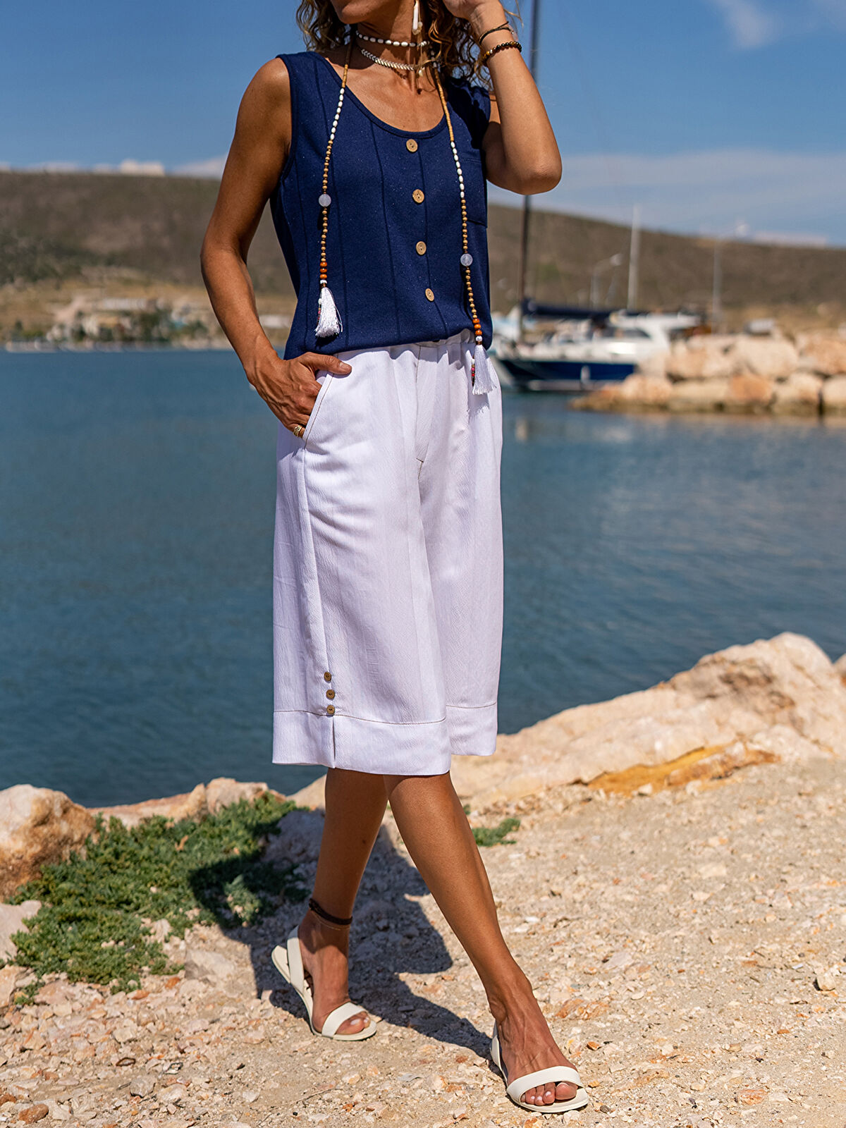 Güneşkızı Beli Lastikli Kendinden Desenli Cep Detaylı Kadın Bermuda Şort