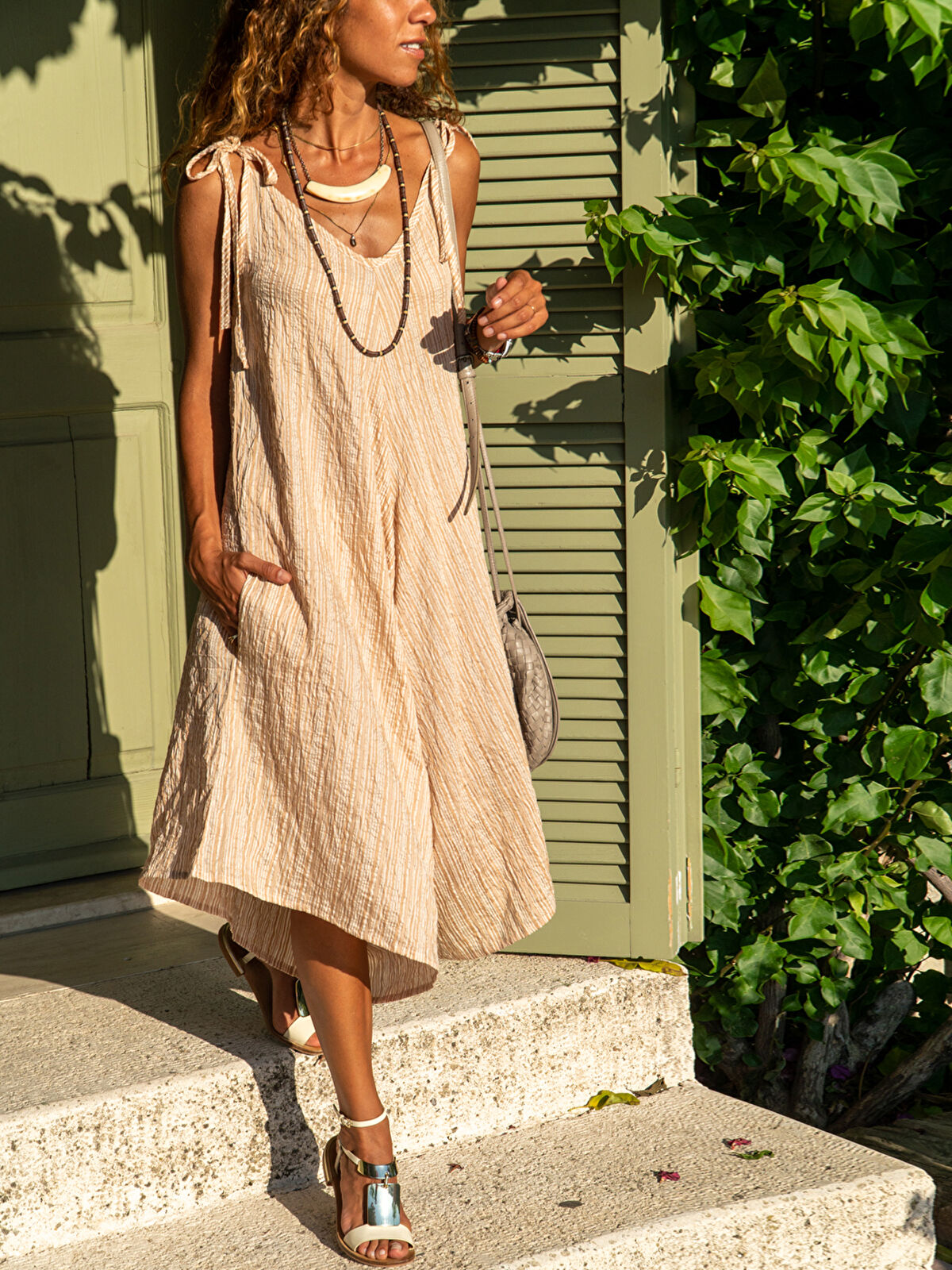 Güneşkızı V Yaka Çizgili Askılı Kadın Tulum