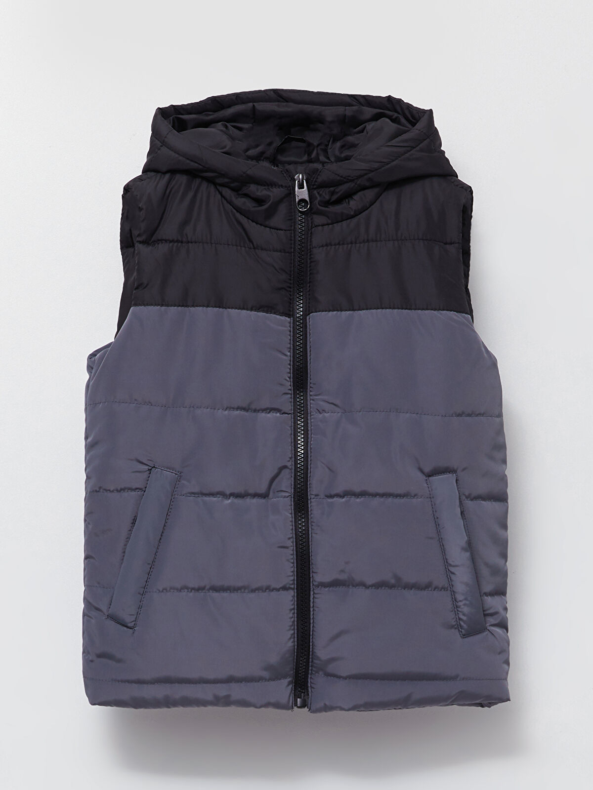 Kapüşonlu Renk Bloklu Erkek Çocuk Şişme Yelek