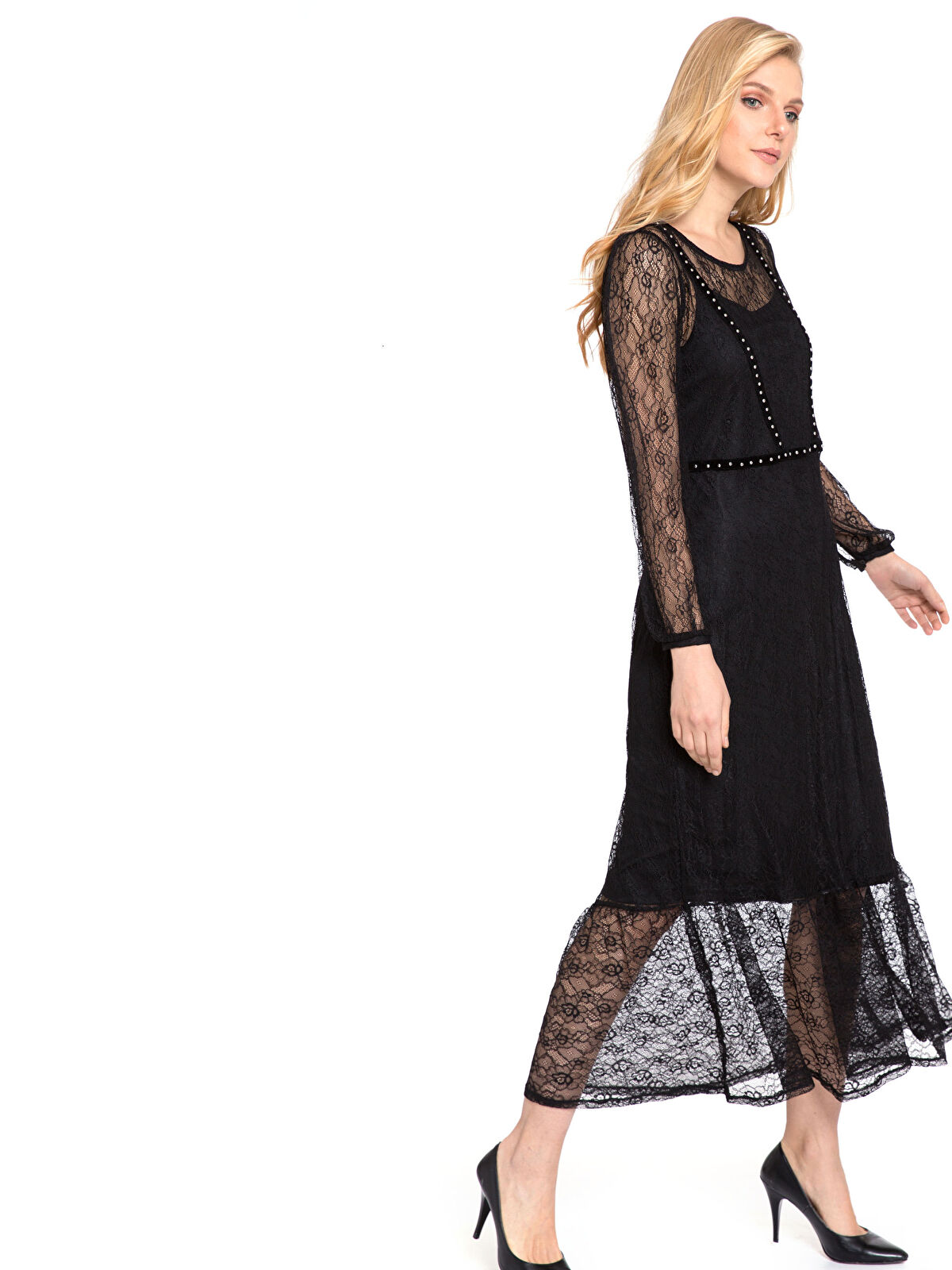 Yakası Metal Aplike Baskılı Dantel Elbise Yakası Metal Aplike Baskılı Dantel Elbise