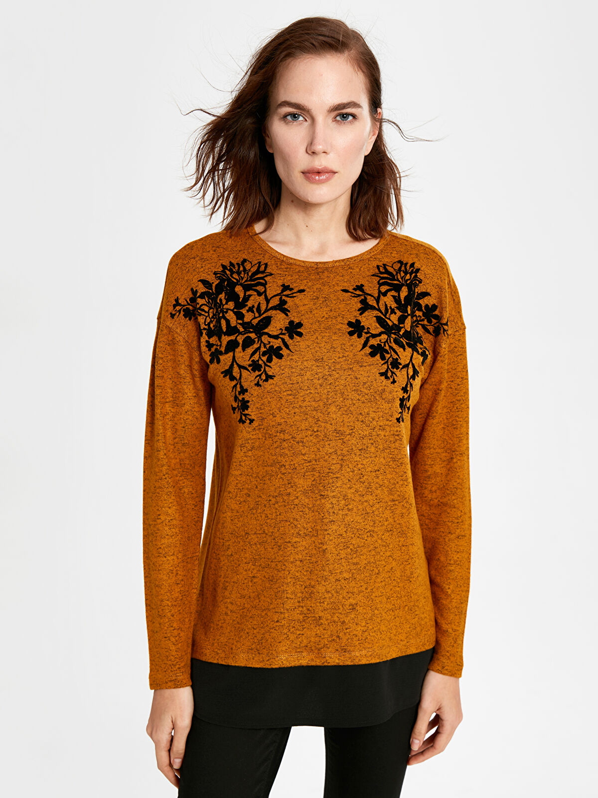 Desenli Esnek Uzun Kollu Kadın Tişört