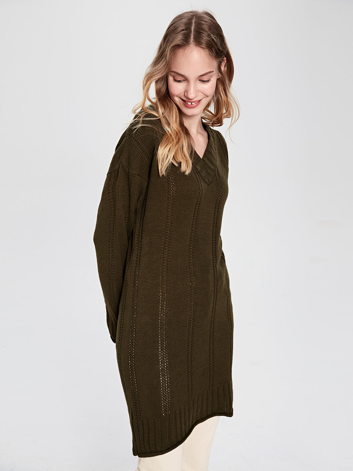 LCW CASUAL V Yaka Desenli Uzun Kollu Kadın Triko Elbise