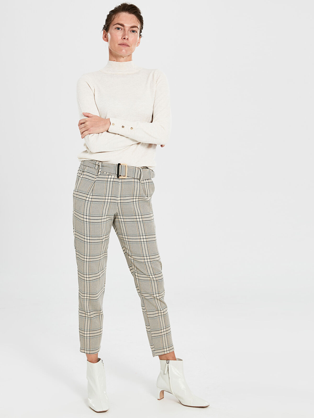 Kemerli Bilek Boy Ekose Havuç Pantolon