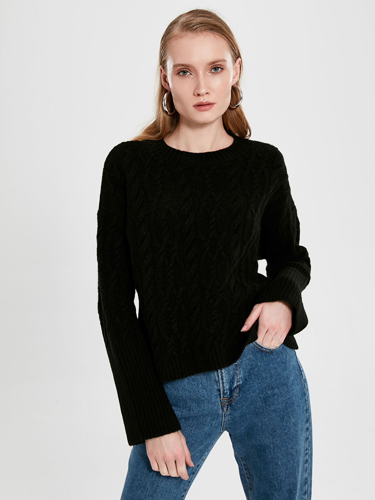 Örgü Desenli Uzun Kollu Kalın Kadın Triko Kazak Örgü Desenli Uzun Kollu Kalın Kadın Triko Kazak