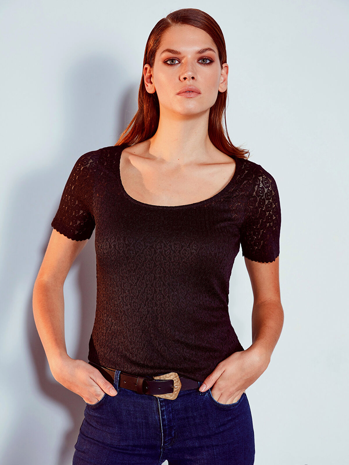 LCW VISION U Yaka Dantelli Kısa Kollu Kadın Tişört