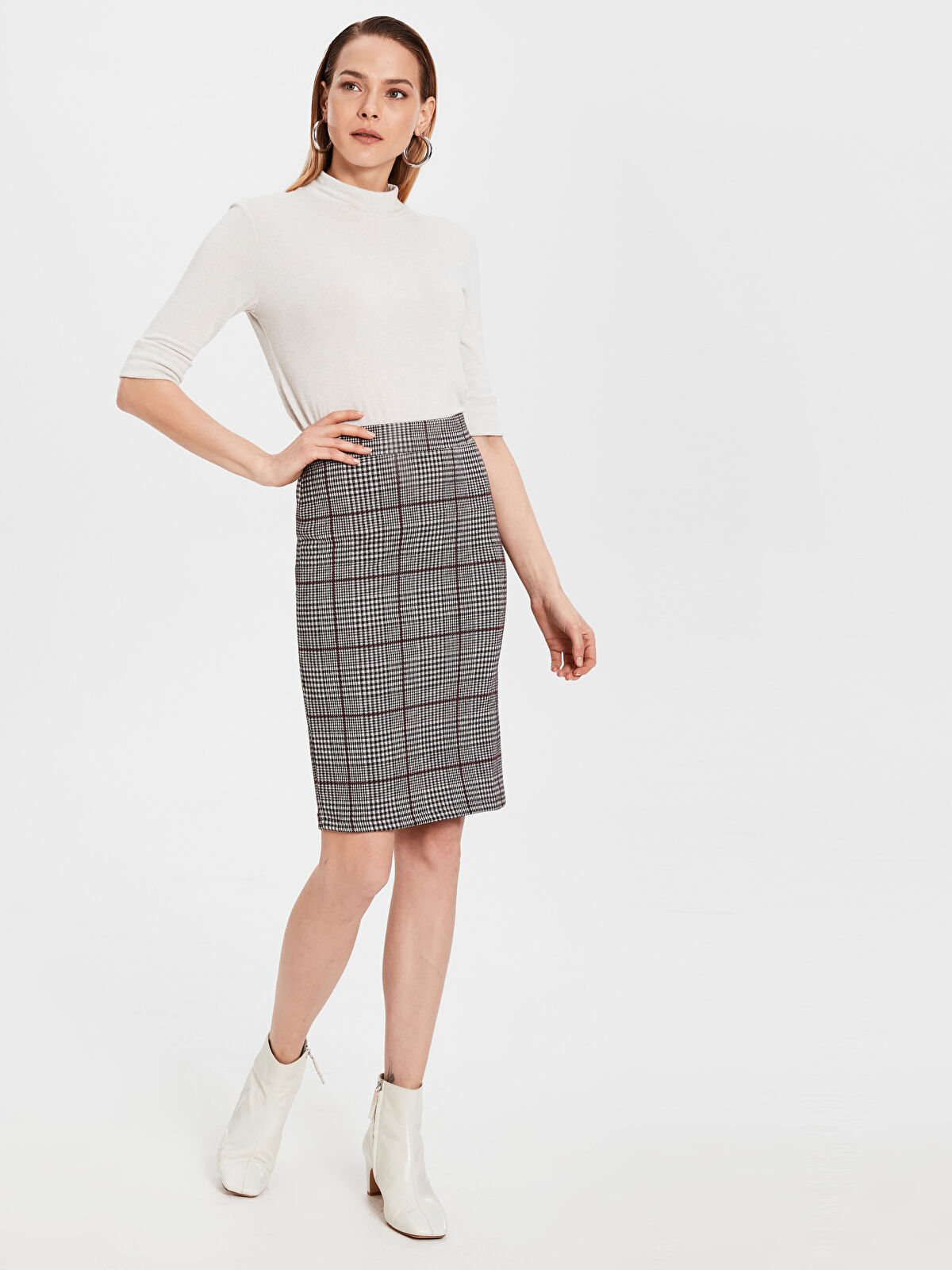 Kaz Ayağı Desenli Kadın Kalem Etek