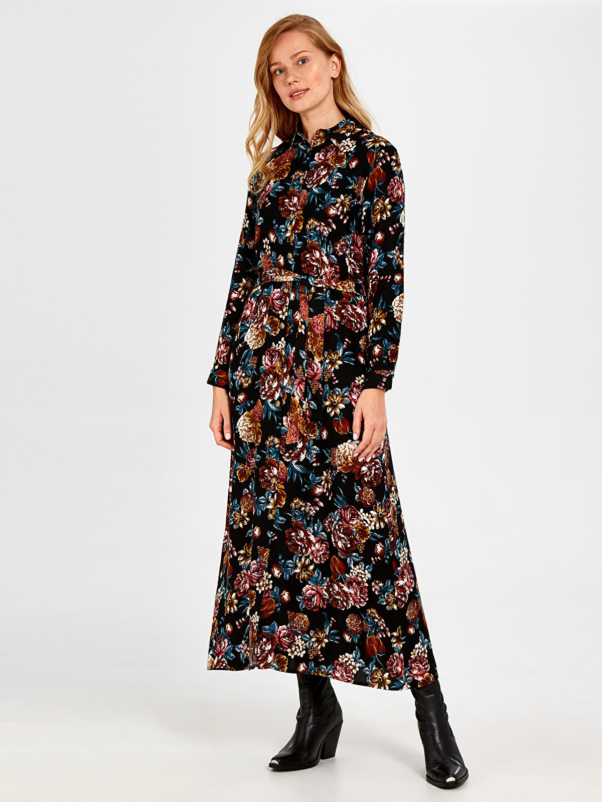 Çiçek Desenli Kuşaklı Viskon Elbise Çiçek Desenli Kuşaklı Viskon Elbise