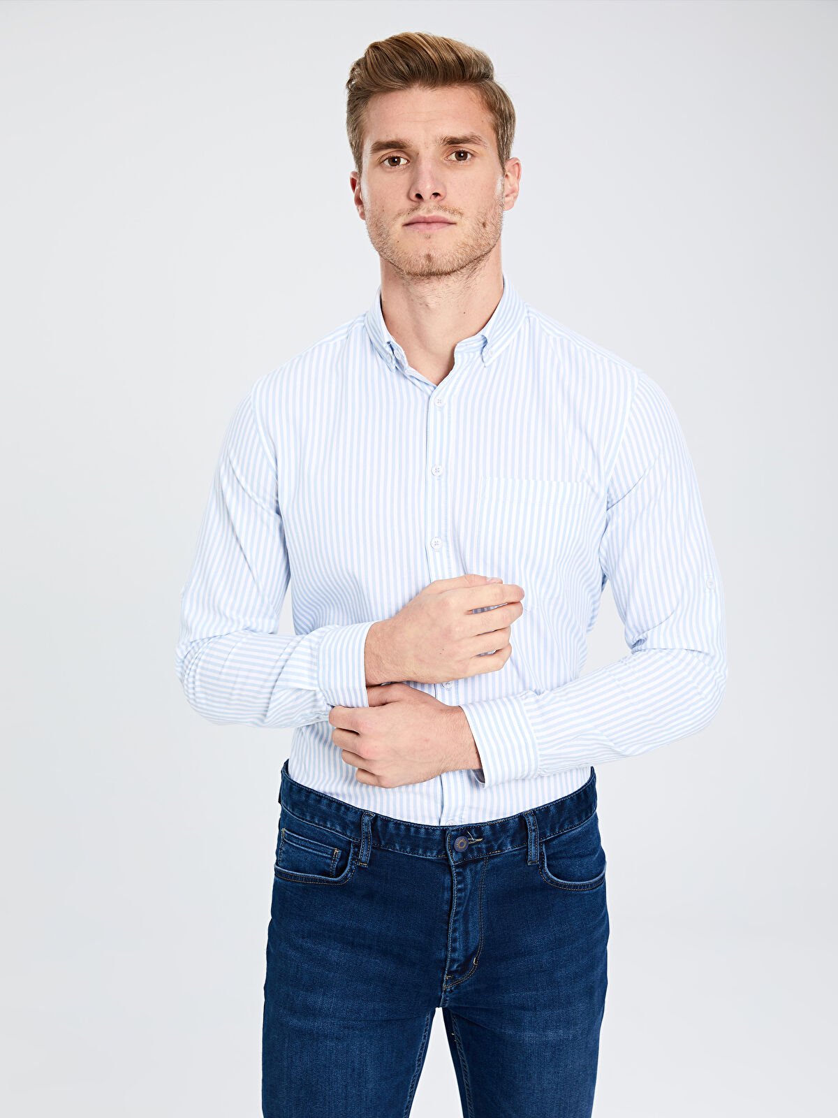 LCW CLASSIC Standart Kalıp Uzun Kollu Poplin Erkek Gömlek LCW CLASSIC Standart Kalıp Uzun Kollu Poplin Erkek Gömlek