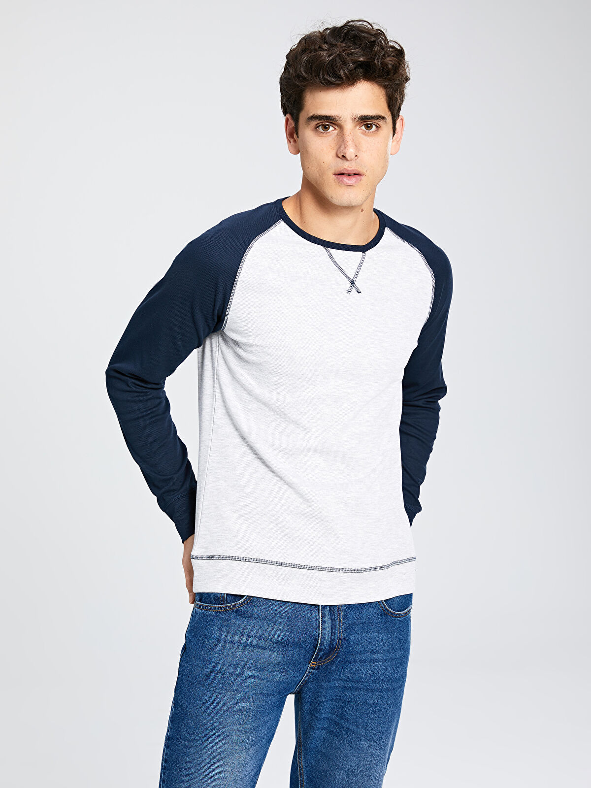 Bisiklet Yaka Uzun Kollu Basic Erkek Sweatshirt