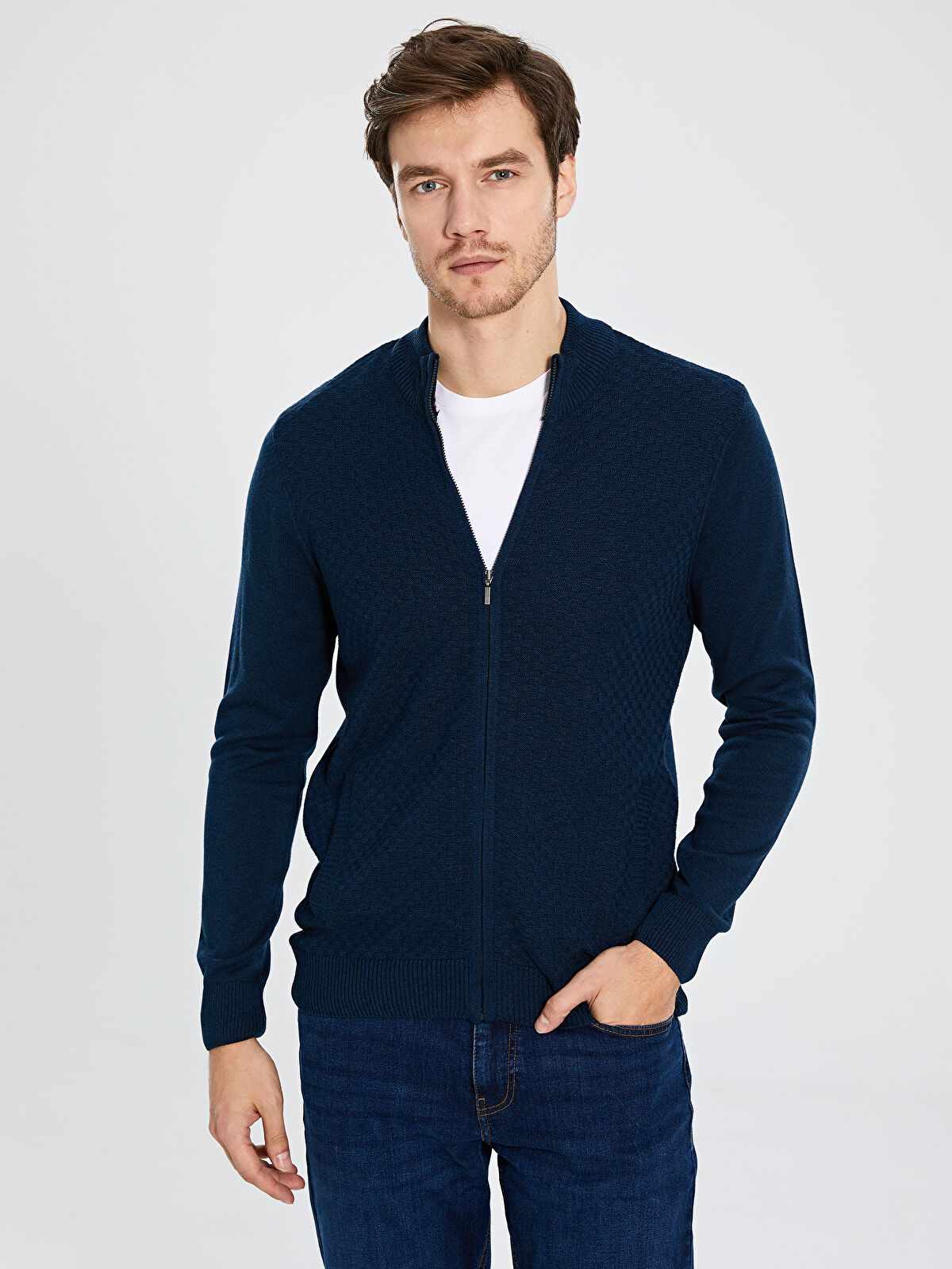 Standart Kalıp Dik Yaka İnce Erkek Triko Hırka Standart Kalıp Dik Yaka İnce Erkek Triko Hırka