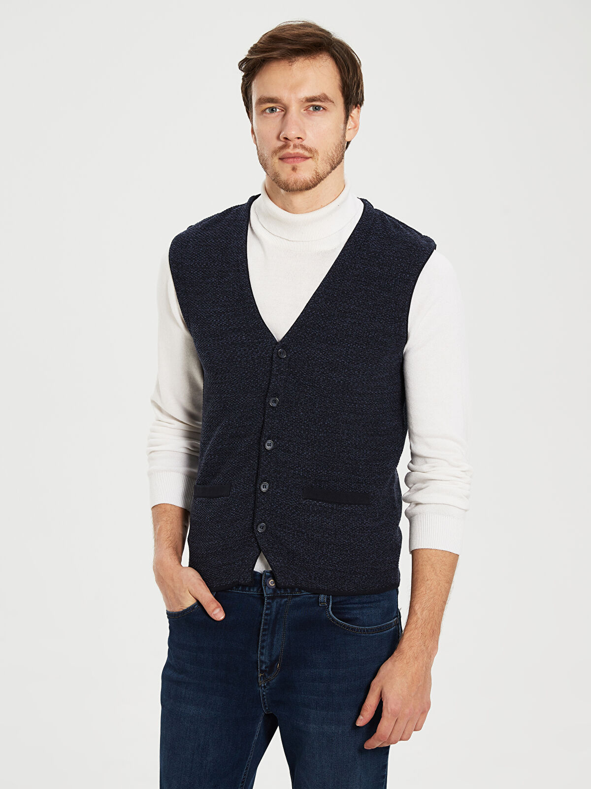 Standart Kalıp V Yaka Klasik İnce Erkek Yelek Standart Kalıp V Yaka Klasik İnce Erkek Yelek
