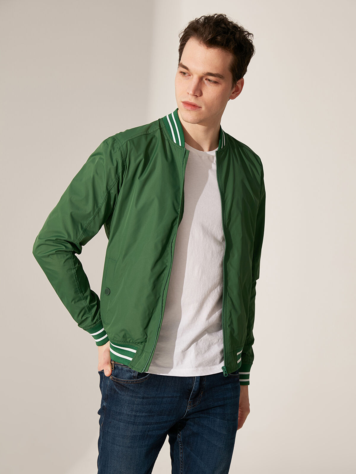 LCW CASUAL Slim Fit Kolej Yaka Bomber İnce Erkek Mont LCW CASUAL Slim Fit Kolej Yaka Bomber İnce Erkek Mont